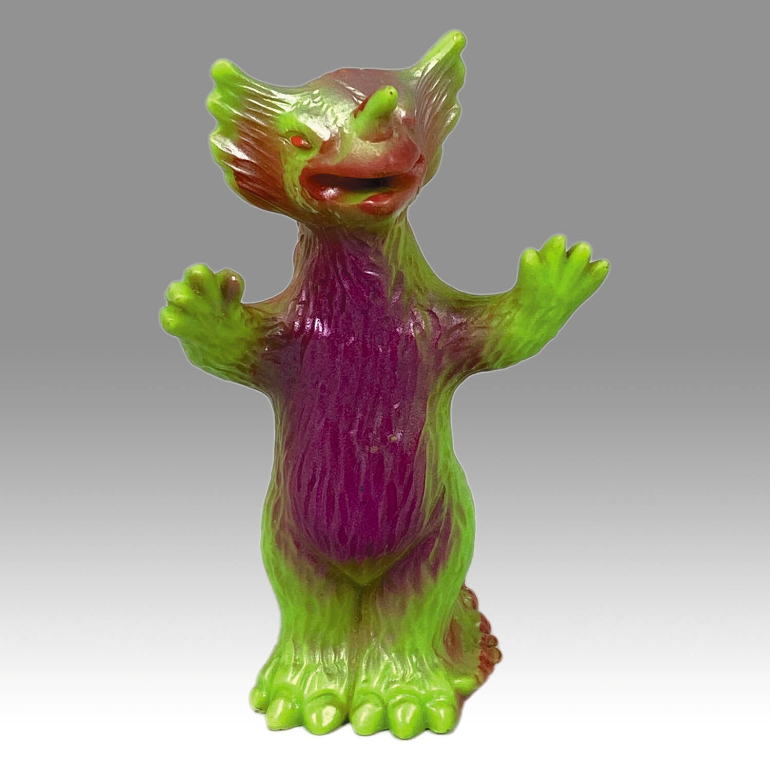 Rogilla finger puppet, green molding, purple silver paint