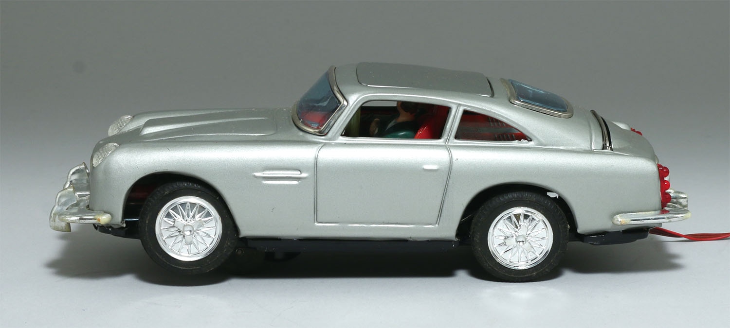 日本製 M101 ASTON MARTIN