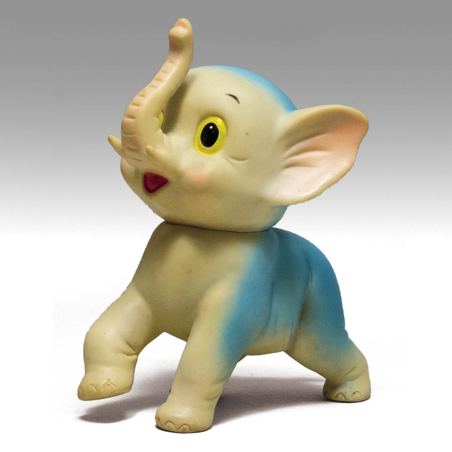 Of elephant Sofubi doll with whistle