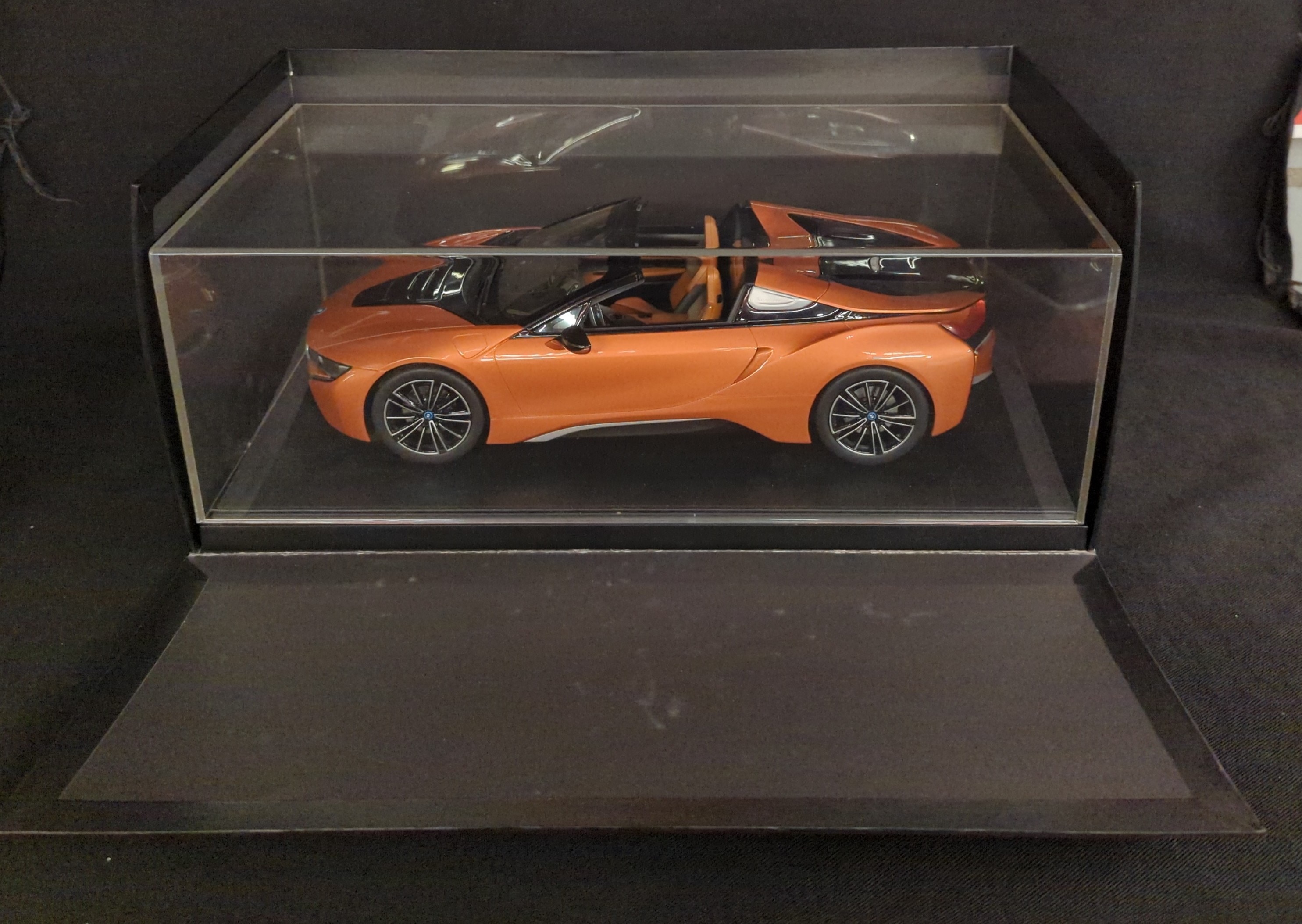 BMW 1/12 BMW i8 Roadster E-copper | まんだらけ Mandarake