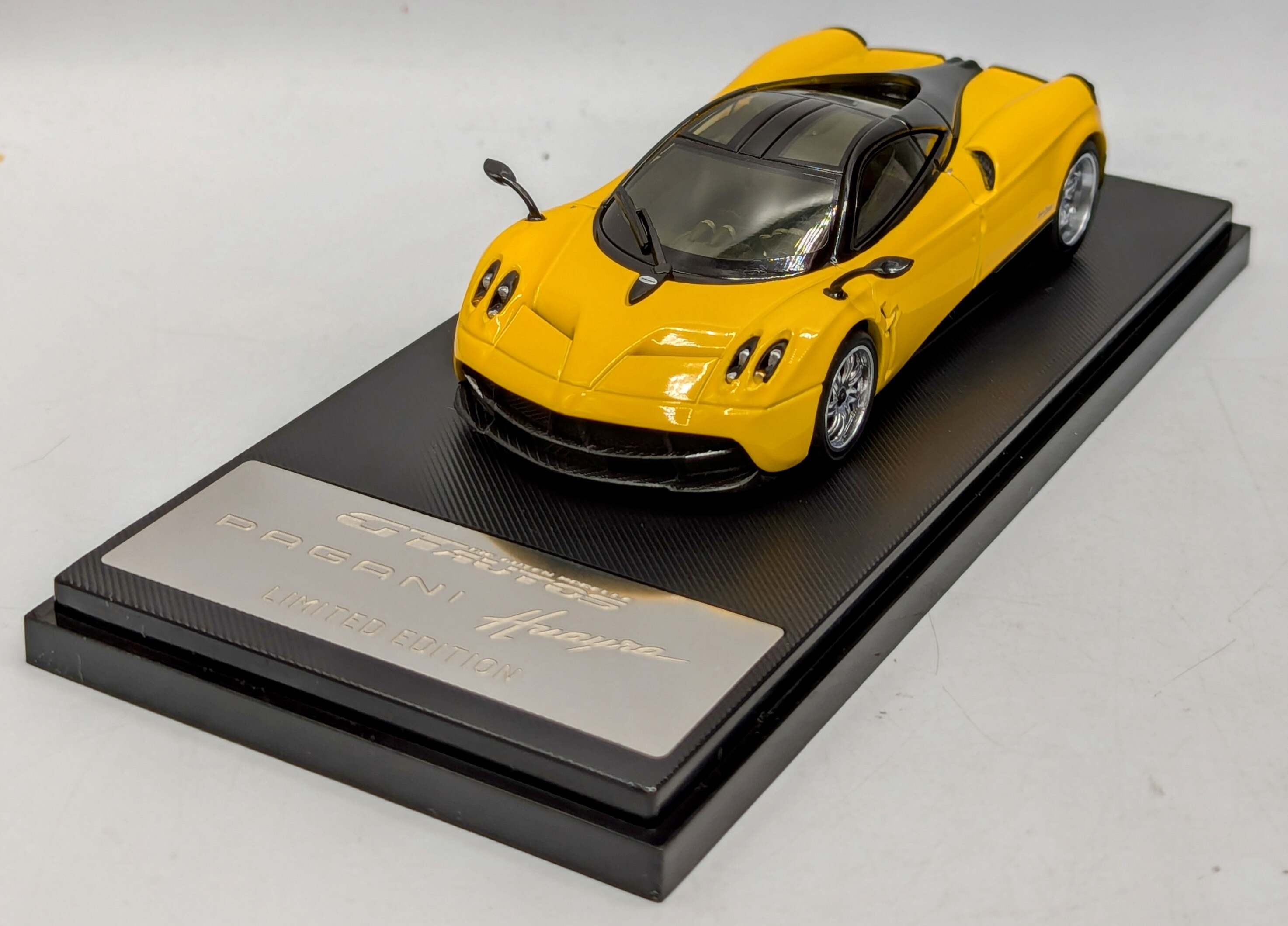 GT AUTOS 1/43 PAGANI Huayra(イエロー) | まんだらけ Mandarake