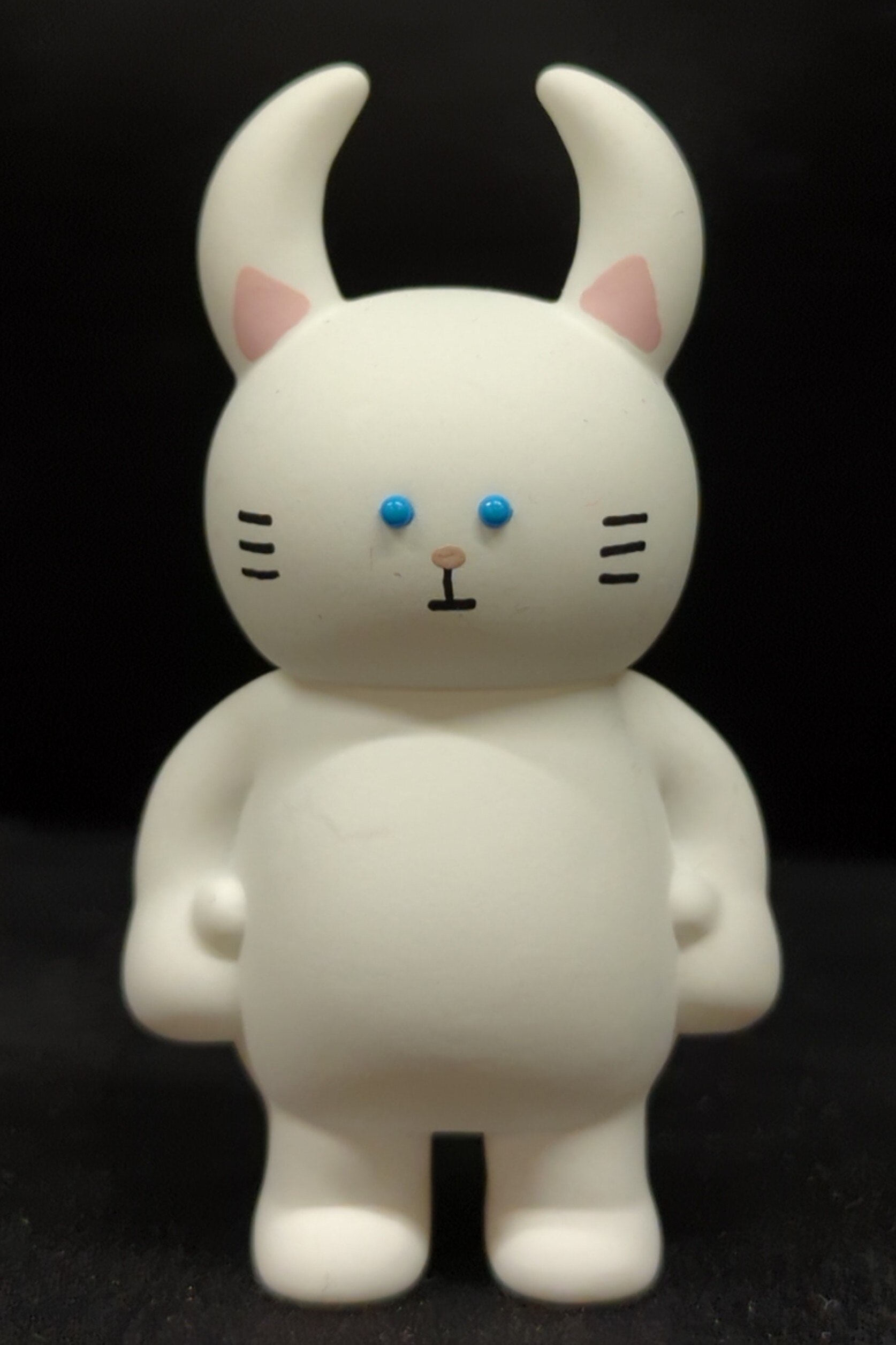 UAMOU マイホームキャットウアモウ 白成型/水色目 | まんだらけ Mandarake