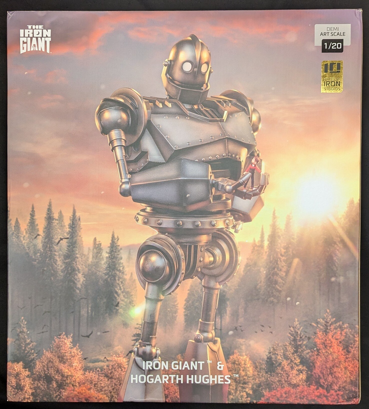 IRON STUDIOS IRON GIANT AND HOGARTH HUGHES 1/10 | まんだらけ Mandarake