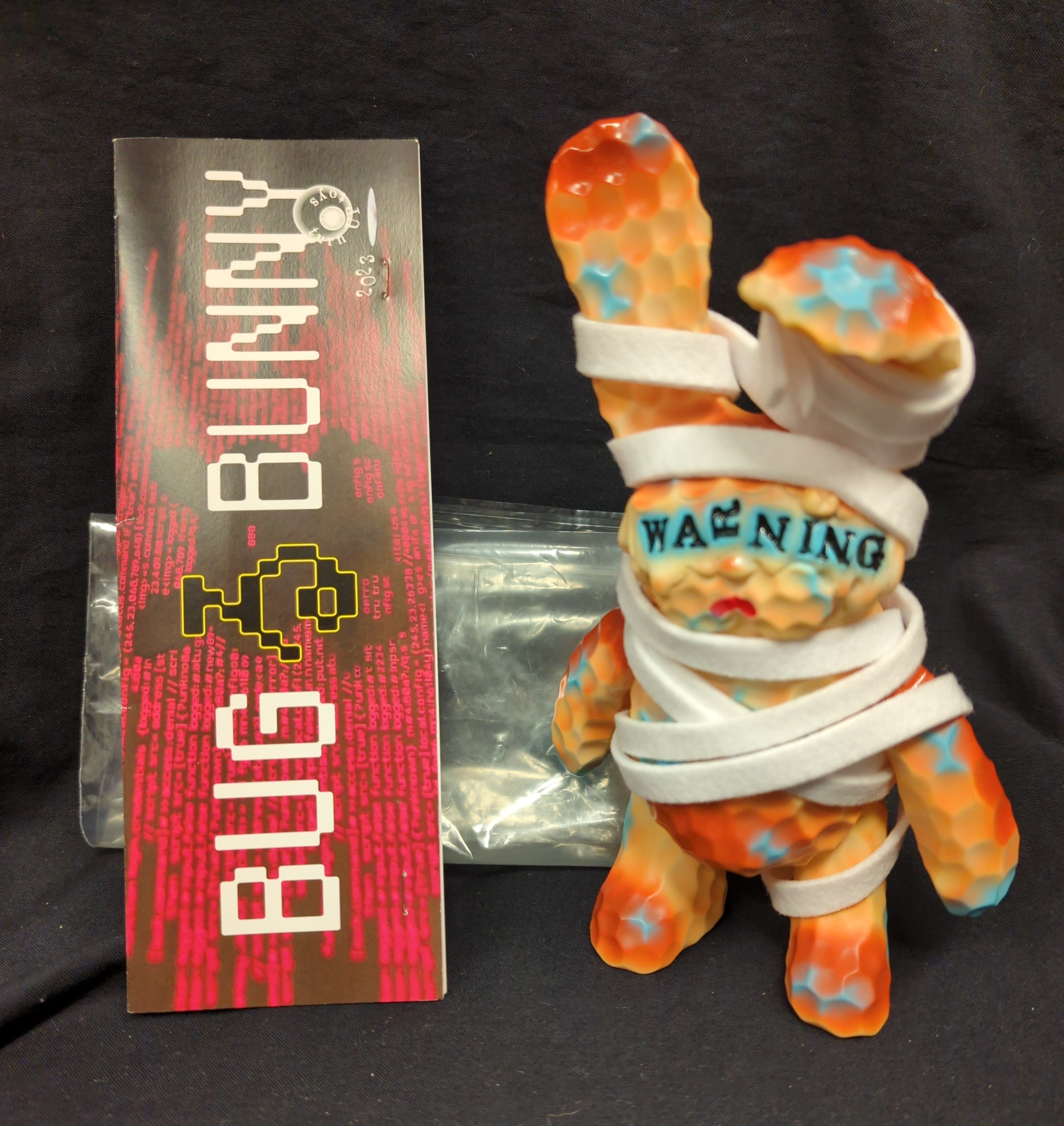 Turn Up Toys GARO BUGるBUNNY HUMAN ROBOT TOY ver. | まんだらけ Mandarake