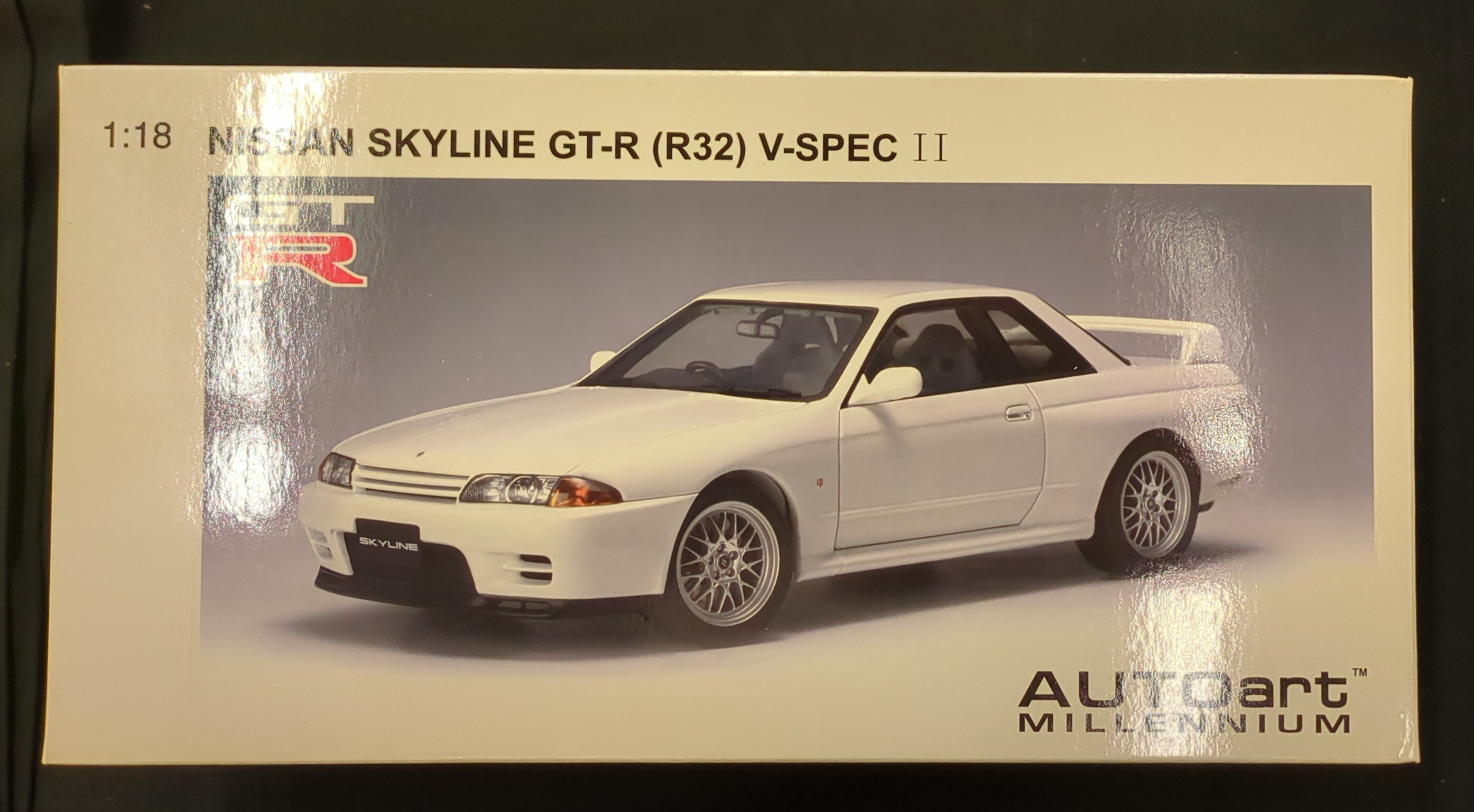AUTOart 1/18 MILLENNIUM NISSAN SKYLINE GT-R(R32)V-SPEC II(CRYSTAL WHITE ...