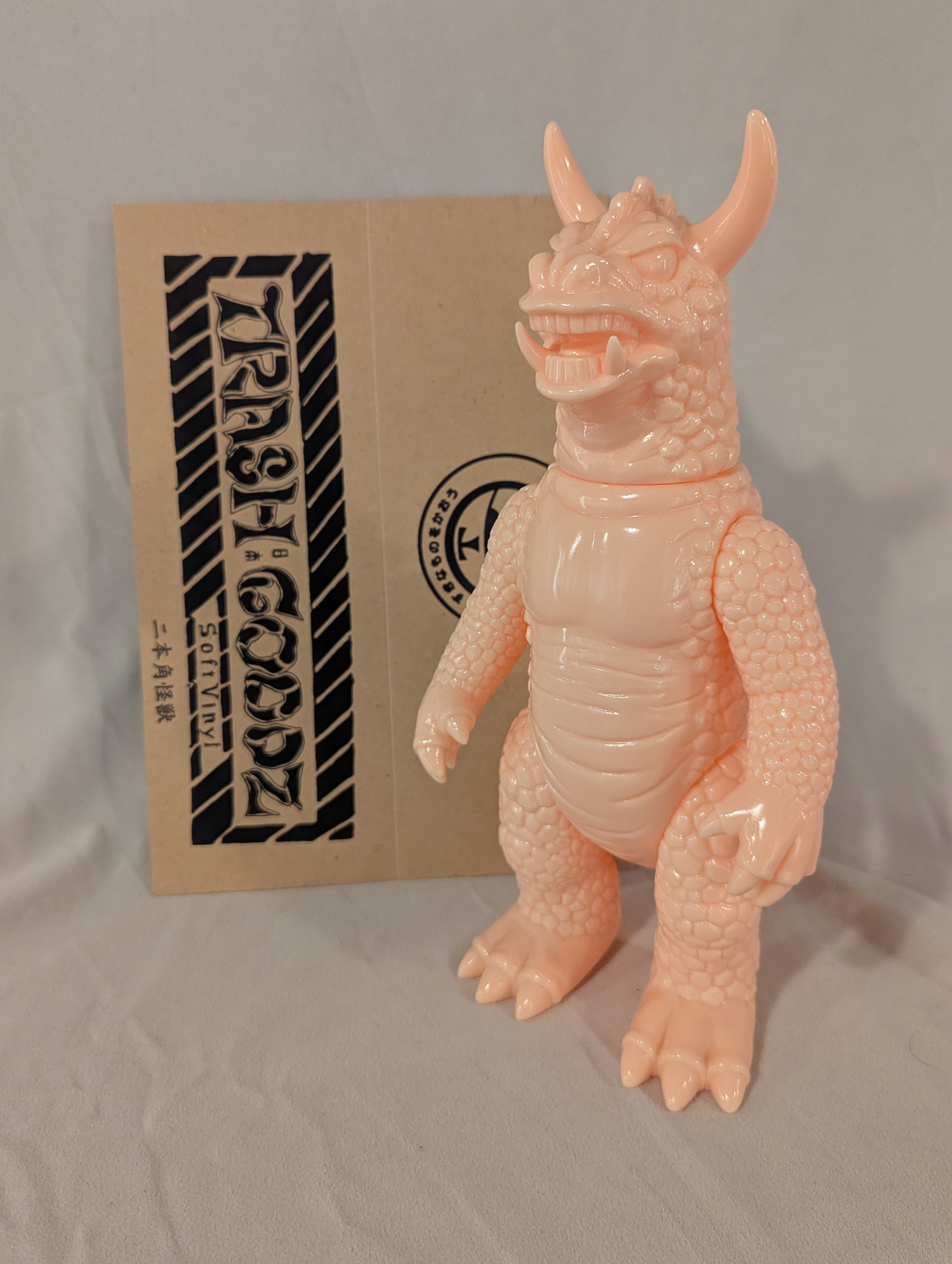 TRASH GOODZ 二本角怪獣 肌色成型/未塗装 | まんだらけ Mandarake