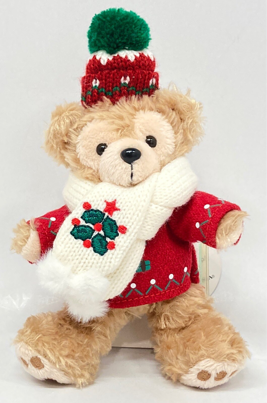 東京ディズニーシー ぬいぐるみバッジ Seven Lights of Christmas ダッフィー(赤コート/白マフラー) | まんだらけ Mandarake