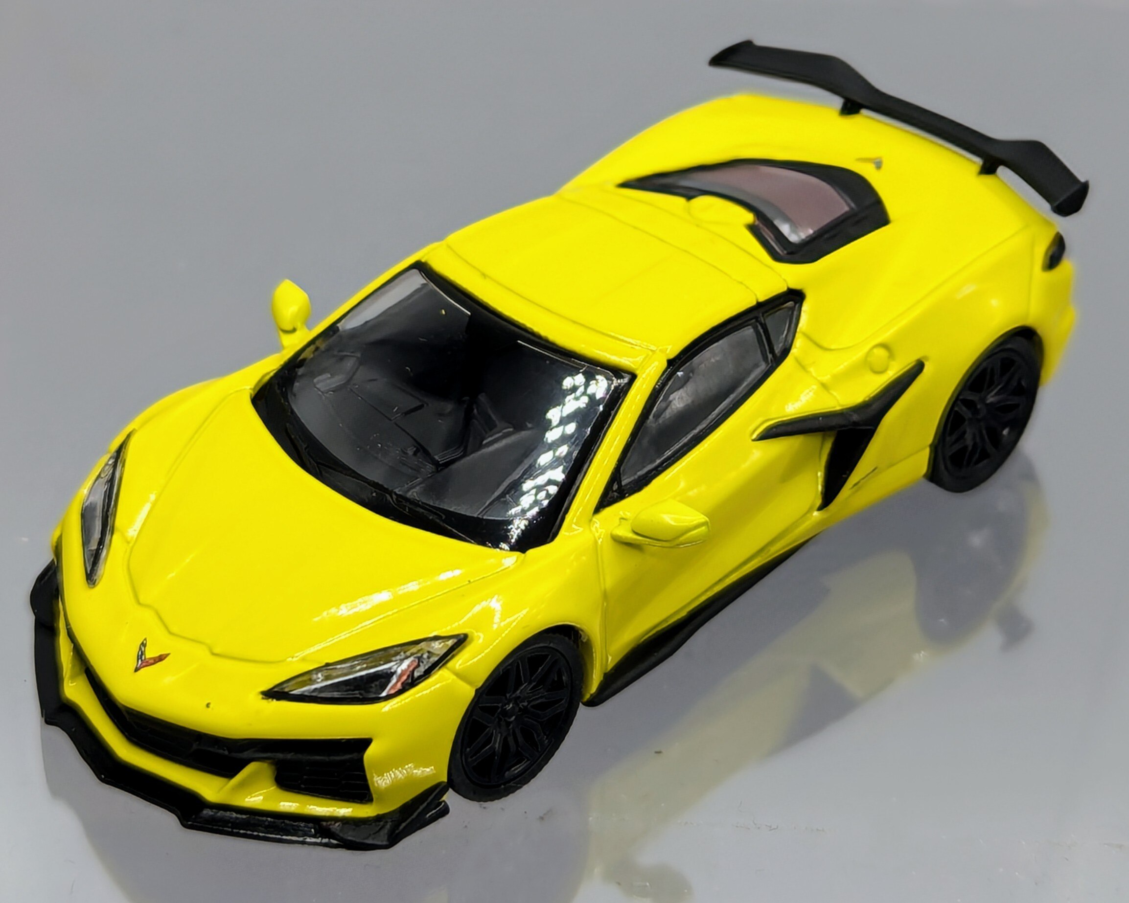 TSM MODEL 1/64MINI GT Chevrolet Corvette Z06 2023 Accelerate Yellow (Left-hand handle) 441-L ...