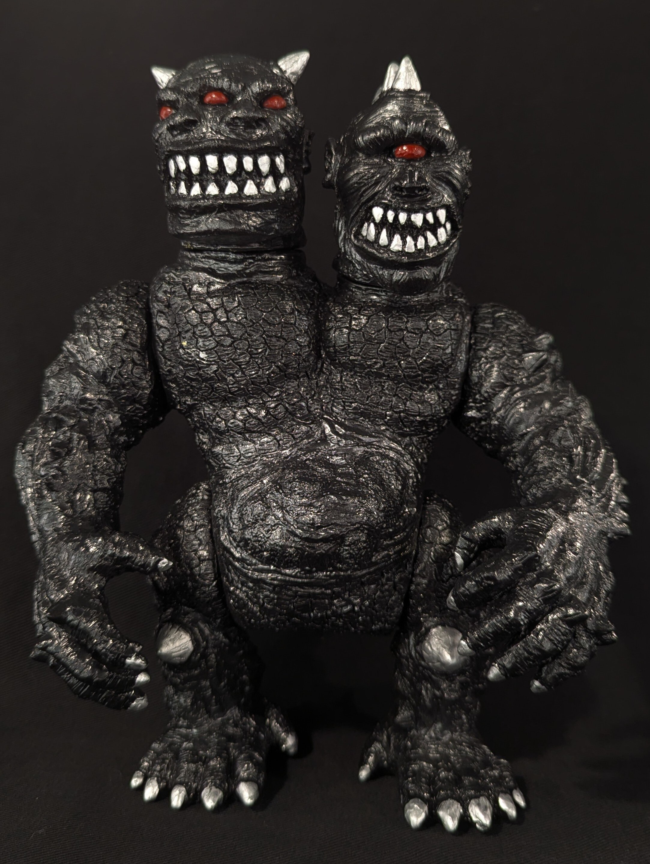 Ikando Double Head Black Molding | Mandarake Online Shop