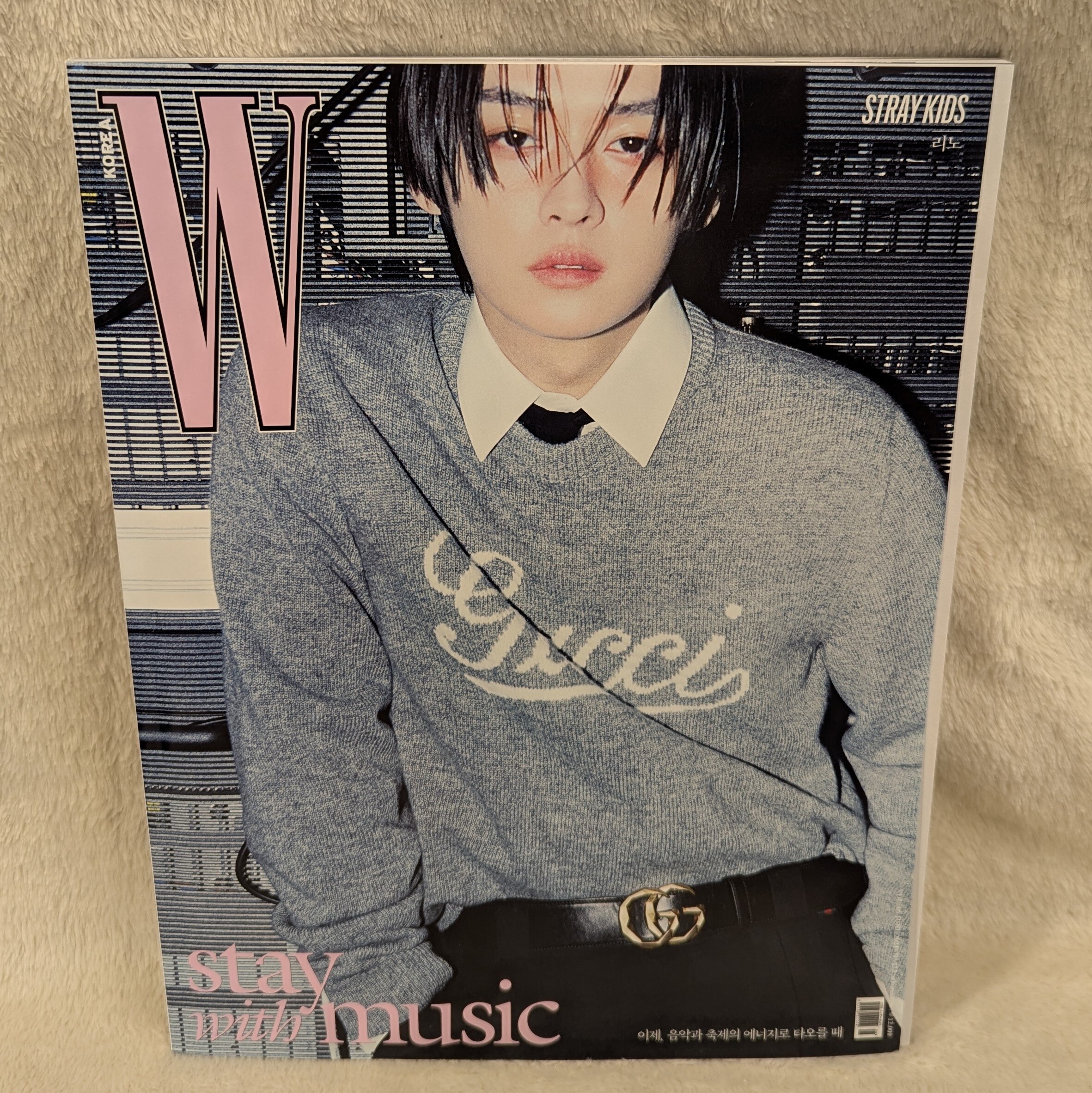 StrayKids 24年6月号 LeeKnow W KOREA | まんだらけ Mandarake
