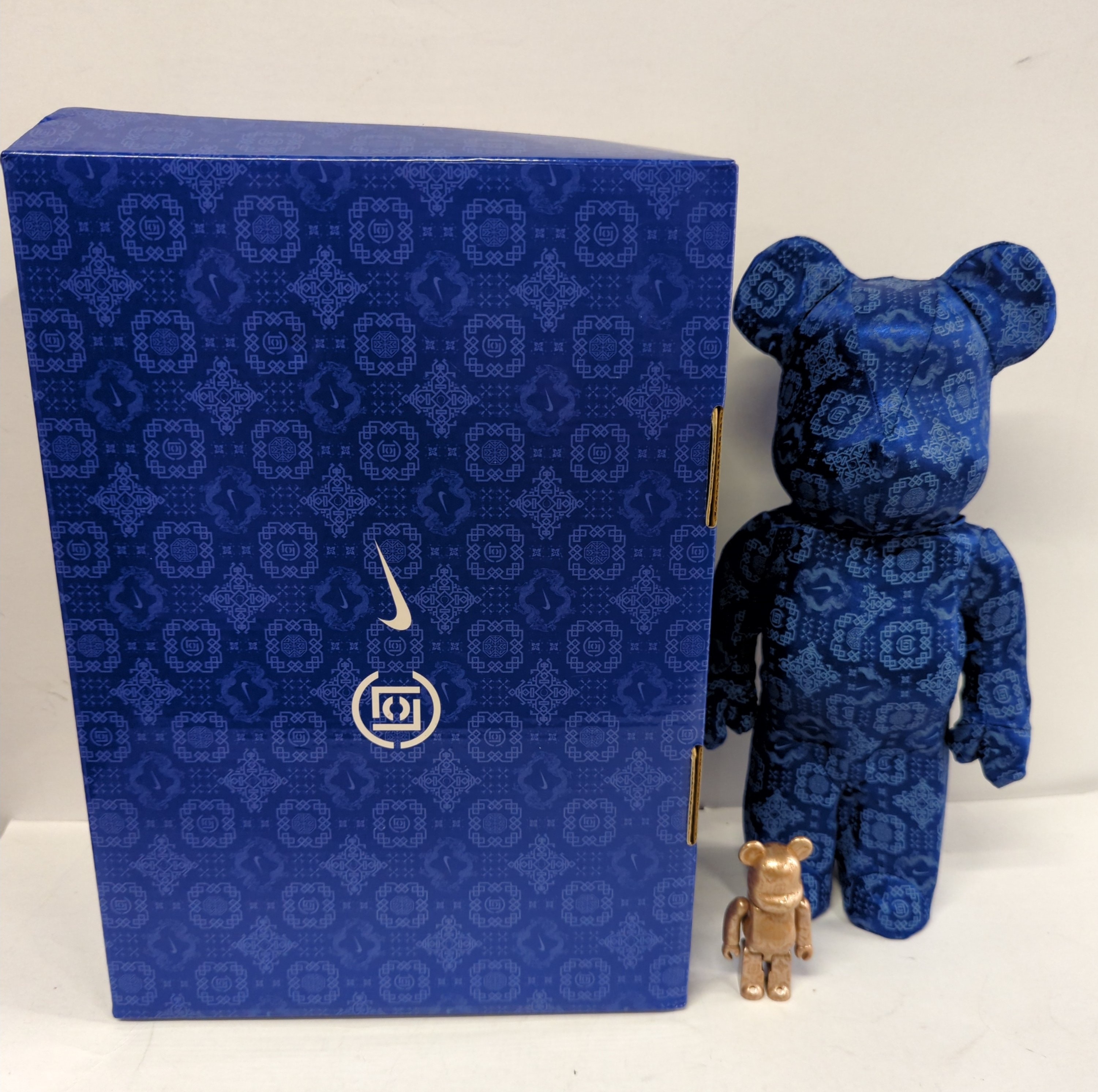 MEDICOMTOY BE@RBRICK CLOT × NIKE 400+100% | まんだらけ Mandarake