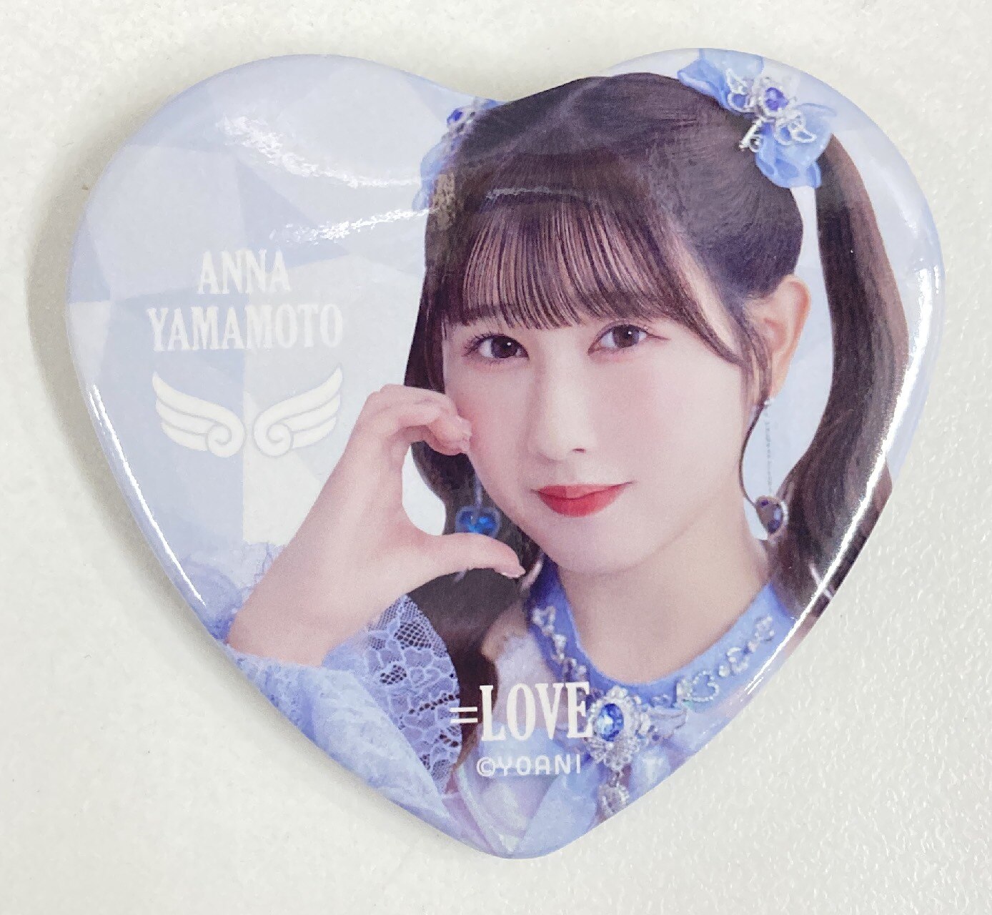 =LOVE ARENA TOUR 2025 ~Timeless Tales~ 山本杏奈 ランダム缶バッジ | まんだらけ Mandarake