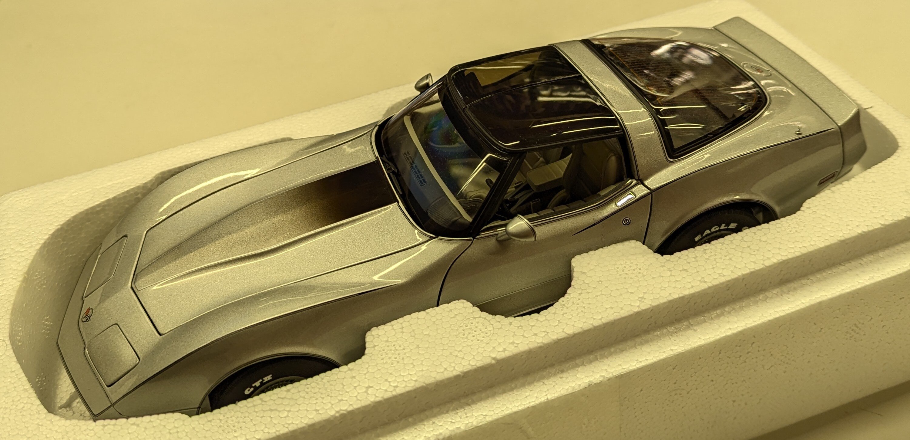 AUTOart 1/18Collector Ediotion 1982 Corvette C3/Silver 71201 | まんだらけ Mandarake
