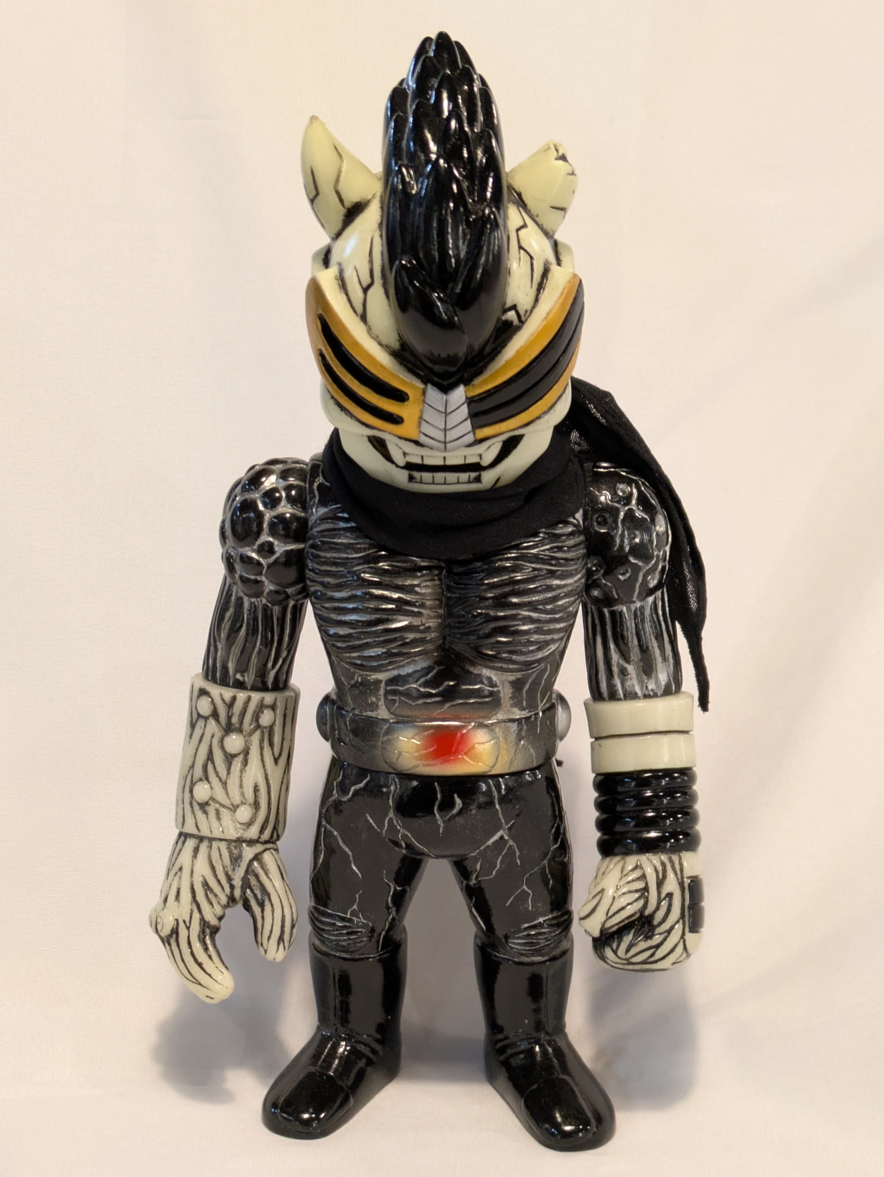 REAL HEAD ゴーストサイダーネクスト (頭&腕=蓄光/身体=黒成型/黒金目/黒マフラー) | まんだらけ Mandarake