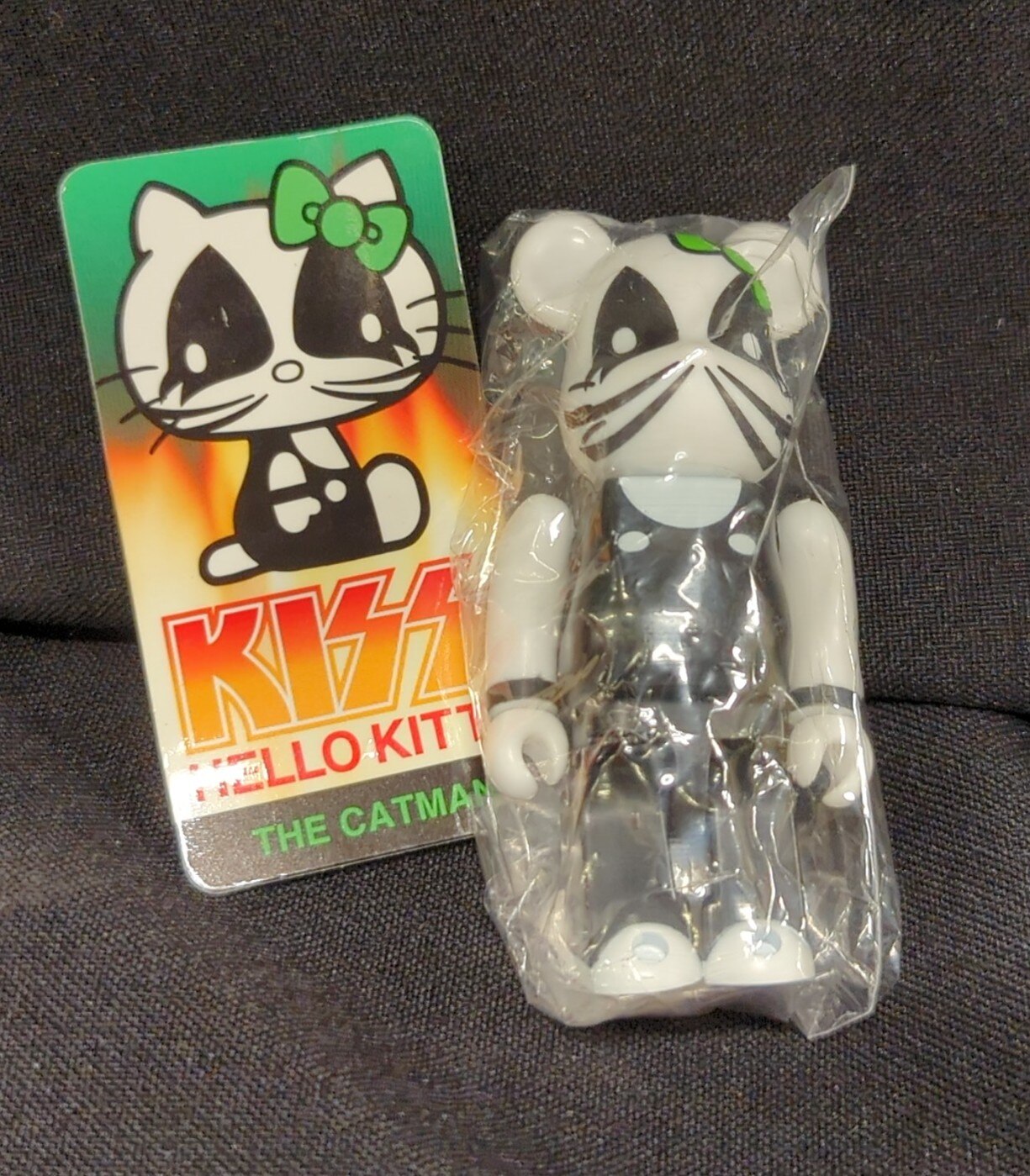 MEDICOMTOY BE@RBRICK CUTE裏 KISSキティ(緑リボン) 100% シリーズ25 | まんだらけ Mandarake