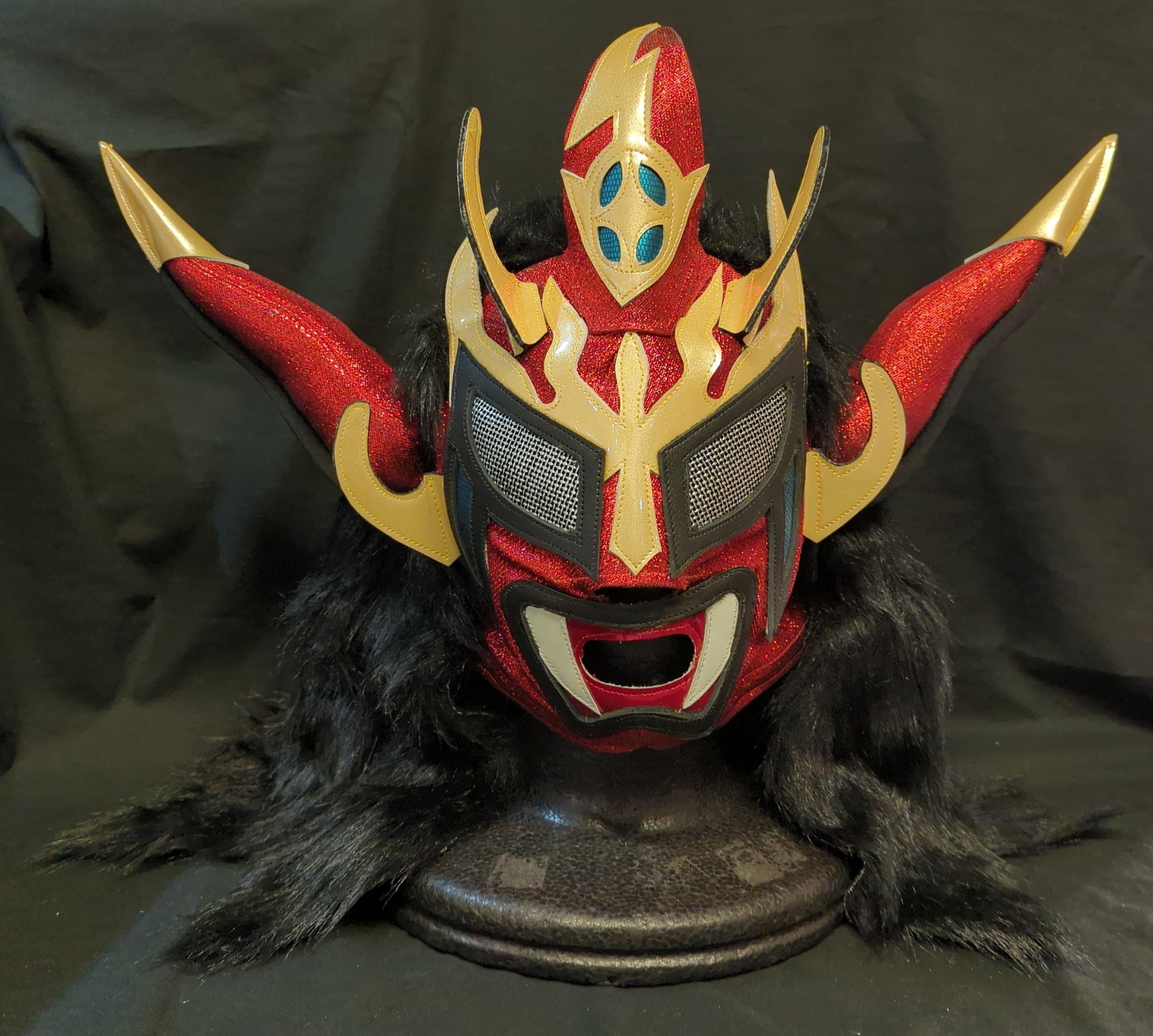 プロレスマスク SIMA製【獣神サンダーライガー(赤ラメ×金・黒フチ)】 タグ付き | まんだらけ Mandarake