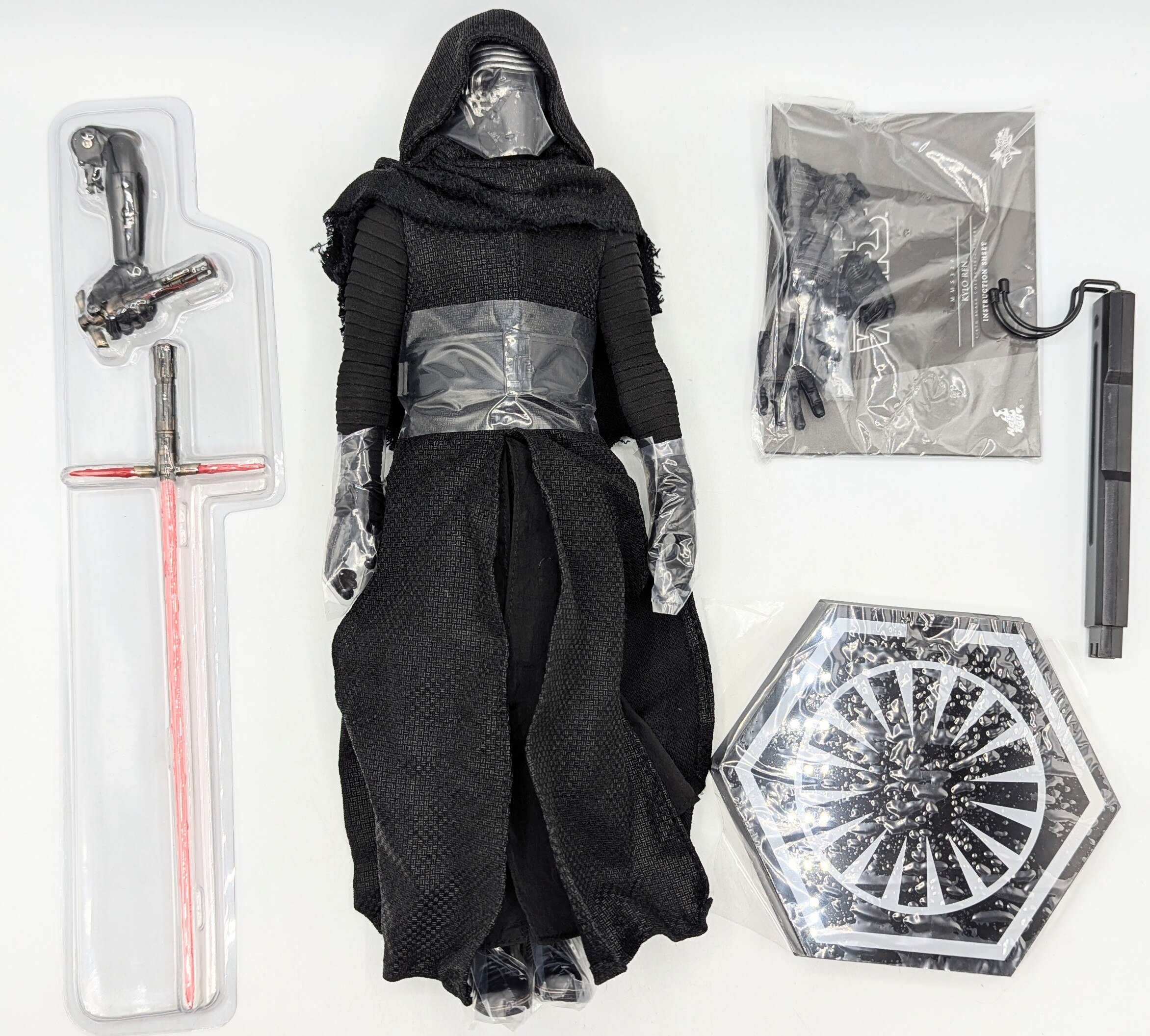 HOTTOYS MOVIE MASTERPIECE KYLO REN MMS320 | まんだらけ Mandarake