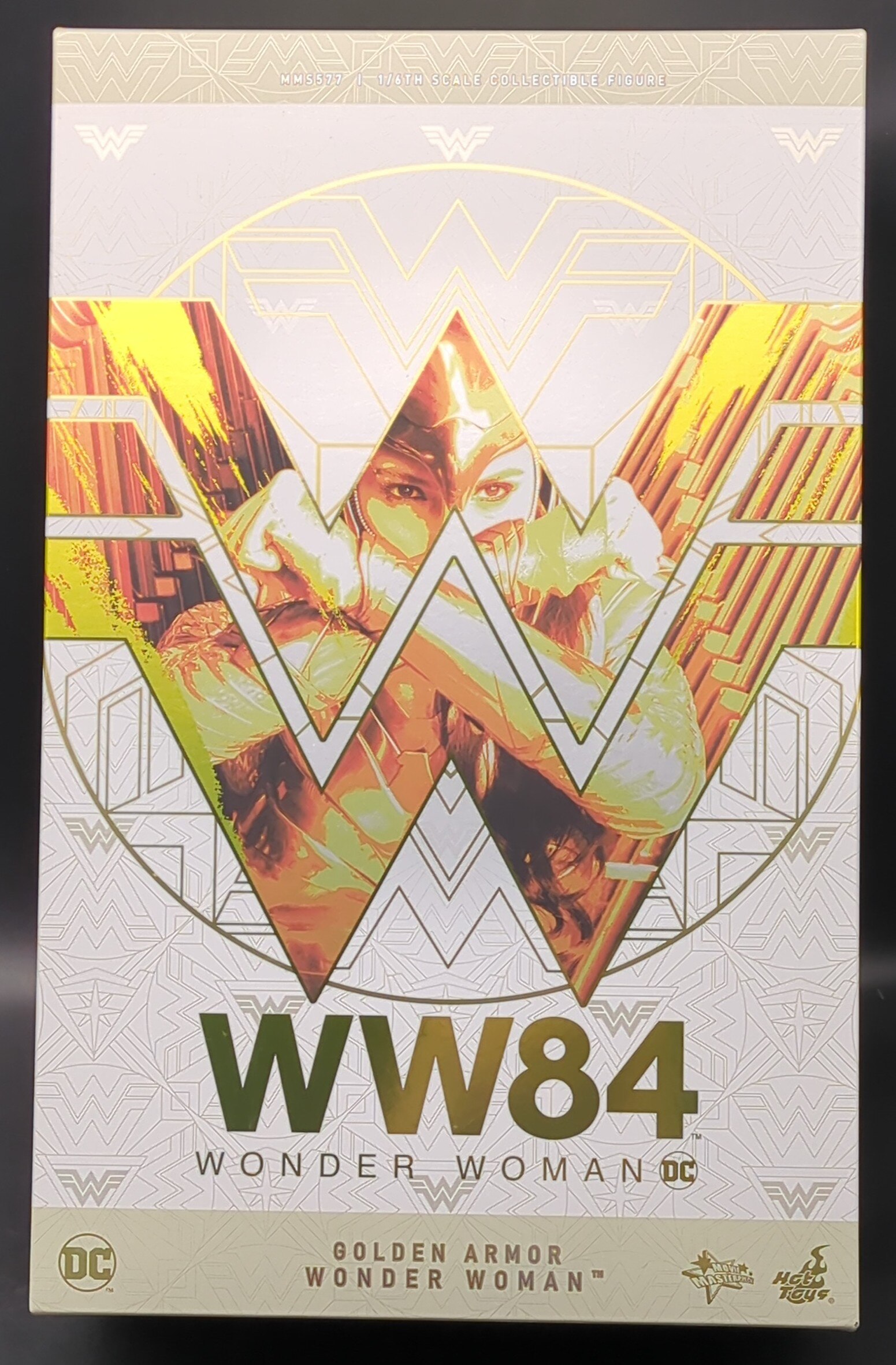 HOTTOYS MOVIE MASTERPIECE GOLDEN ARMOR WONDER WOMAN (通常版) MMS577 | まんだらけ Mandarake