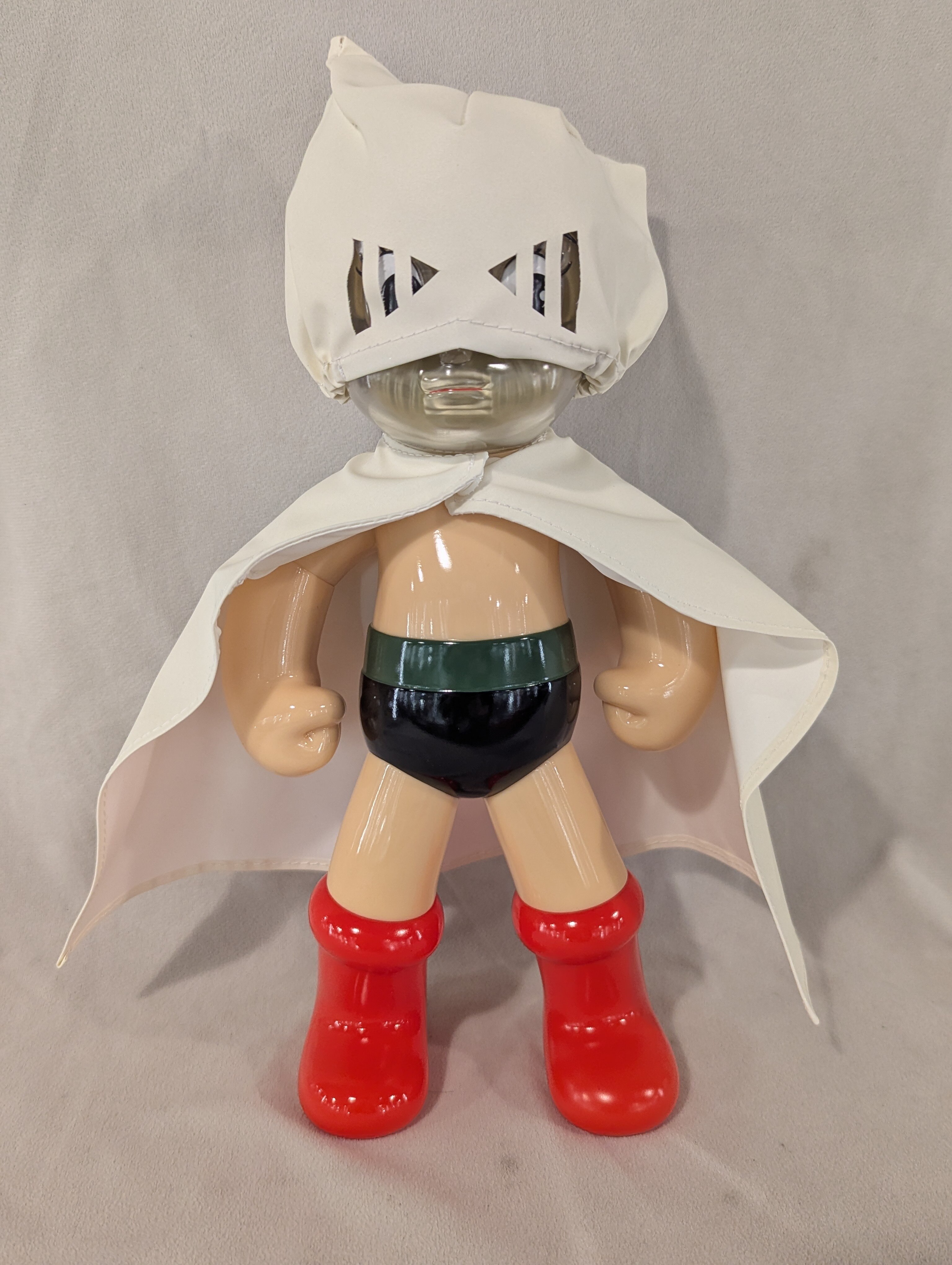 SECRET BASE Middle Scale Caped Astro Boy RESmileiv ver. | まんだらけ Mandarake