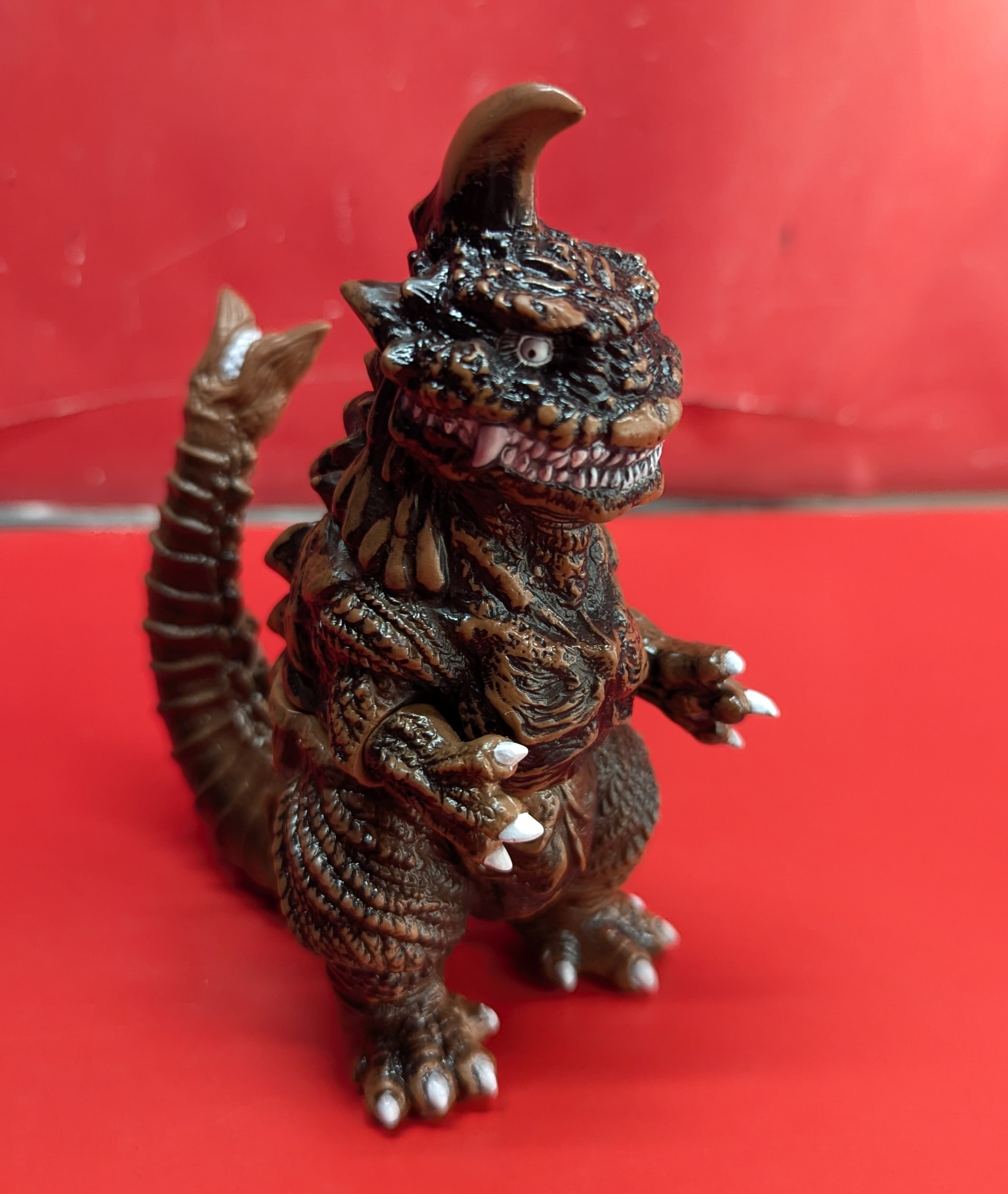 MAXTOY マックストイのソフビ人形 ゴメス 茶色成型/黒 | まんだらけ Mandarake