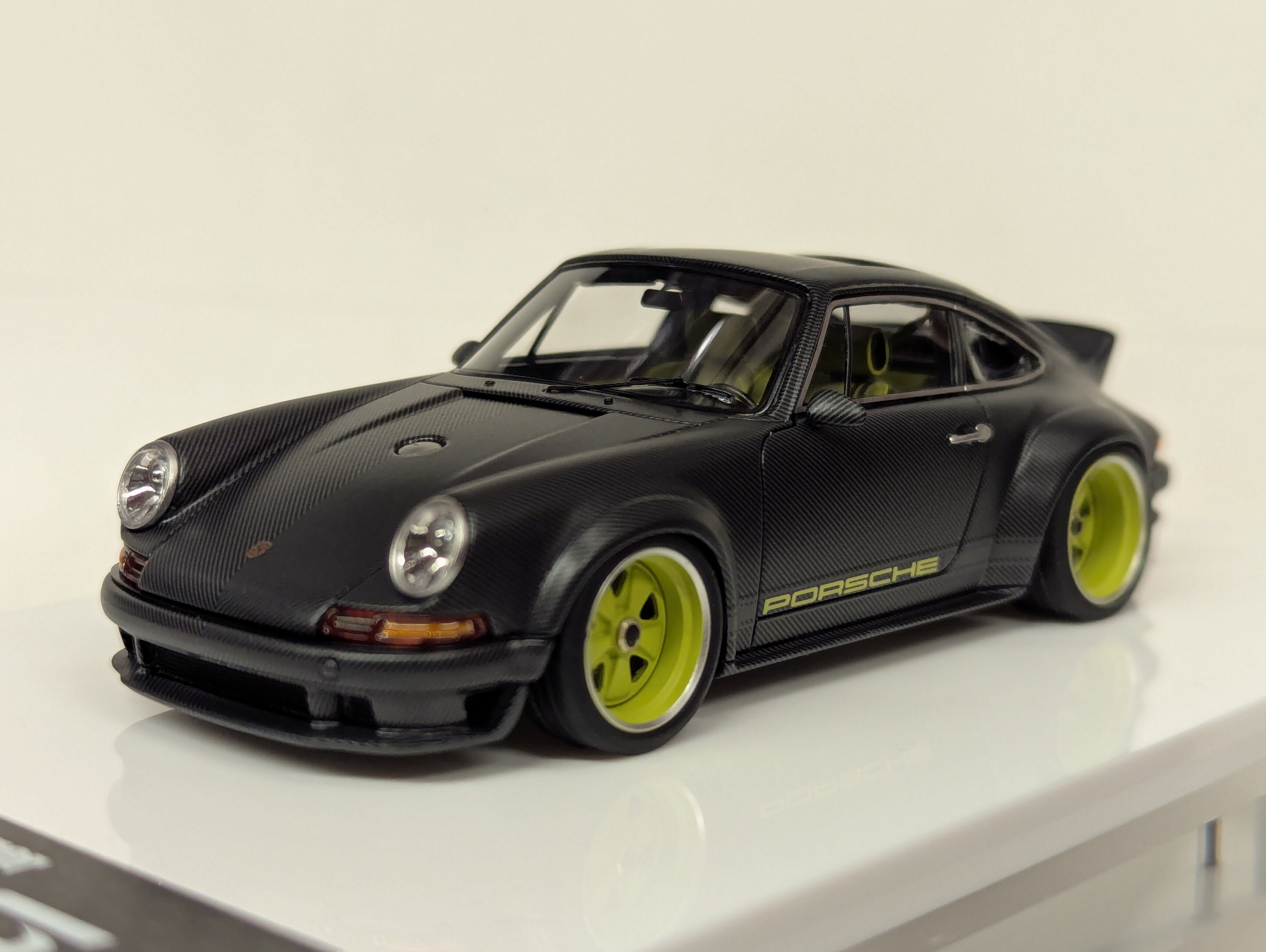Make Up 1/43 EIDOLON COLLECTION Singer DLS 2022 Matte Visible Carbon EM427K | まんだらけ Mandarake