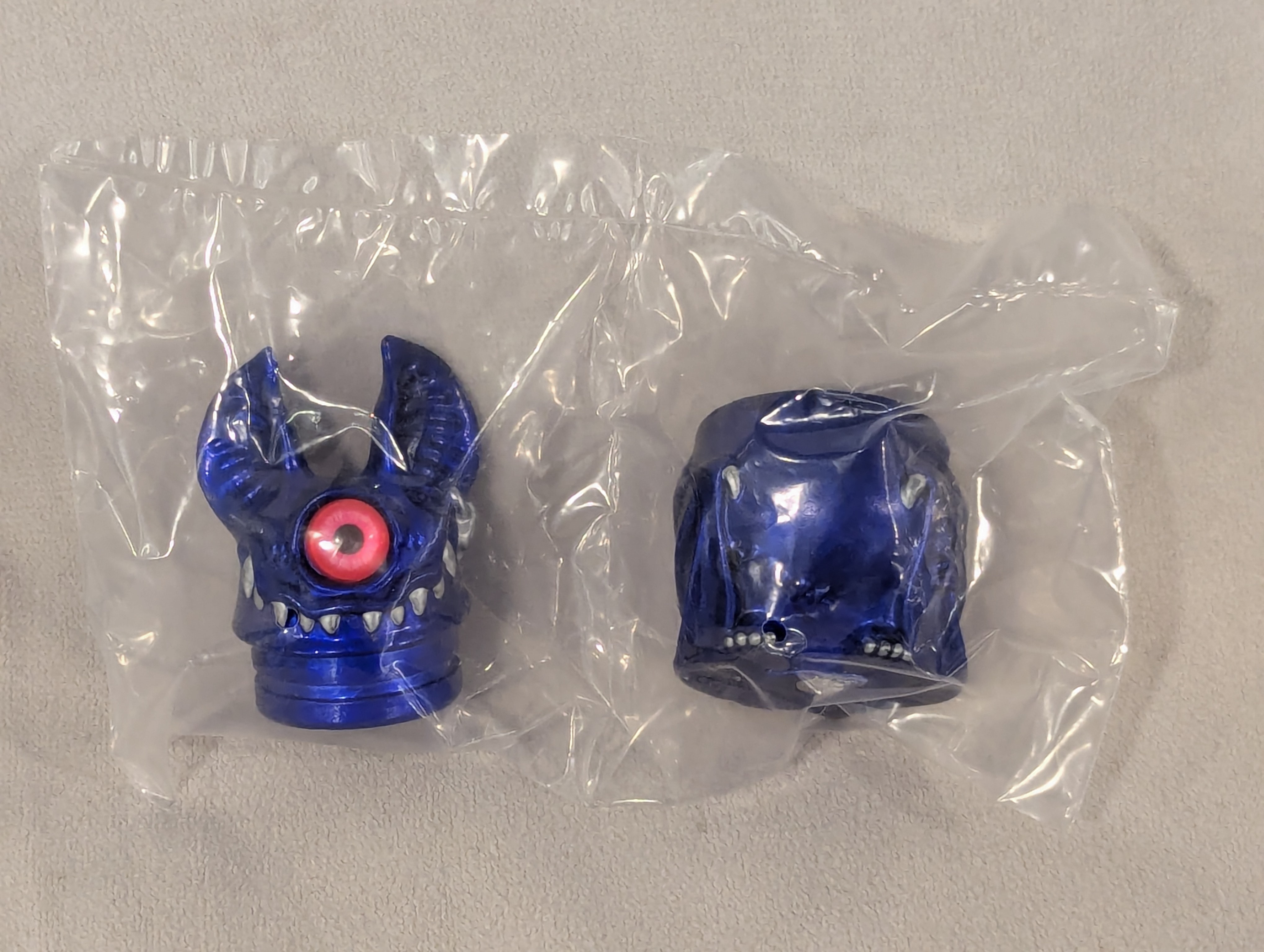 SO-TA 単眼コウモリ アイビー EYEBAT BEAST one up. 限定版 KAGEMARU DESIGNS メタリック Body ダークブルー (紫/目赤黒) | まんだらけ ...