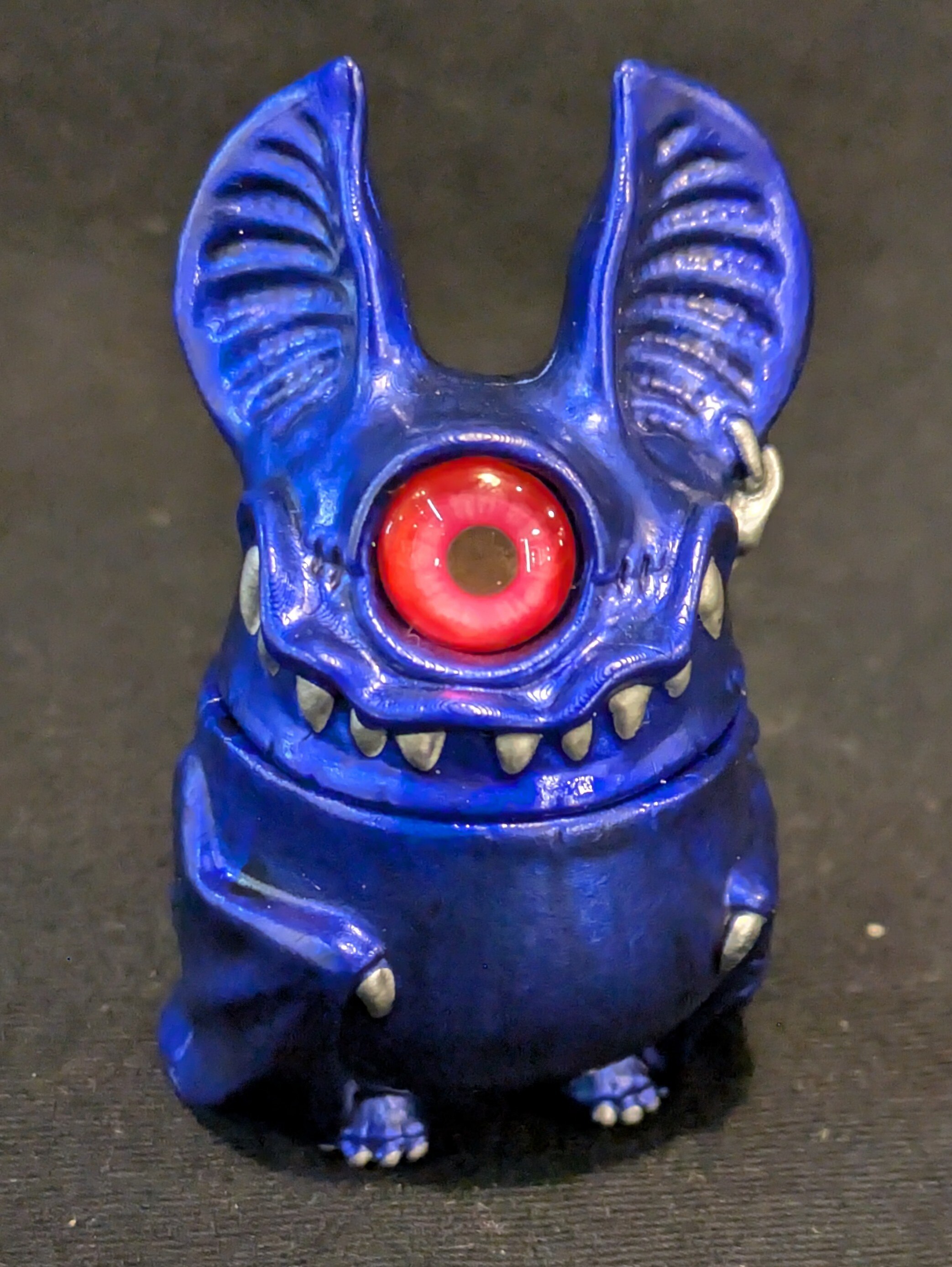SO-TA 単眼コウモリ アイビー EYEBAT BEAST one up. 限定版 KAGEMARU DESIGNS メタリック Body ダークブルー (紫/目赤黒) | まんだらけ ...