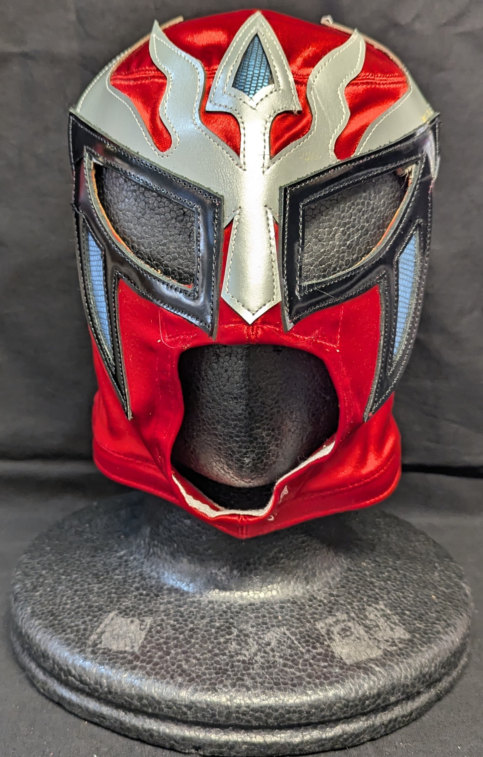 プロレスマスク SIMA製【獣神サンダーライガー プライベートタイプ(赤×黒・銀・青特殊フチ)】 SIMAタグ付き チャックタイプ | まんだらけ Mandarake