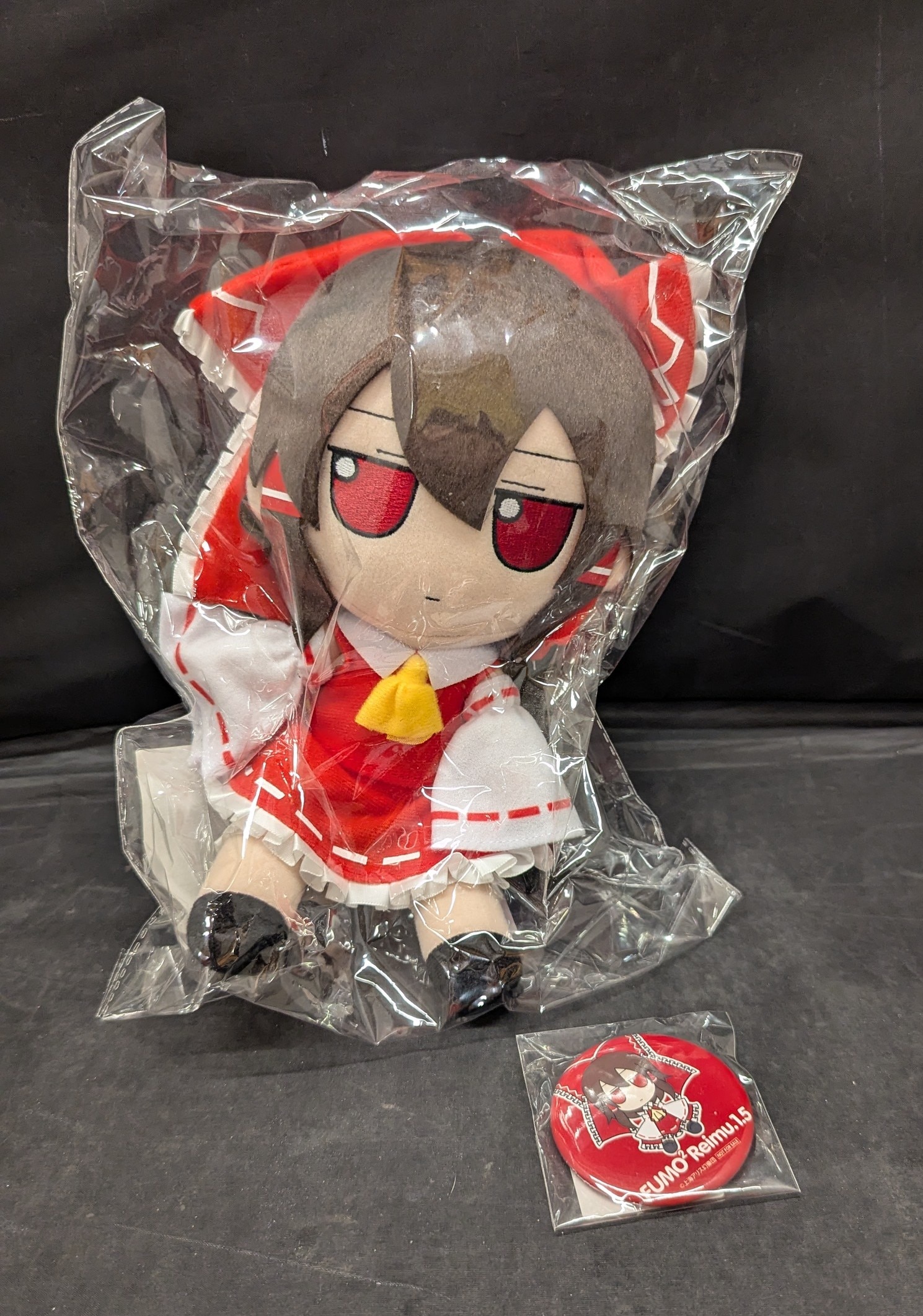 Gift 東方ぬいぐるみシリーズ ふもふもれいむ。 ver.1.5 Gft限定購入特典缶バッジ付 54 | まんだらけ Mandarake