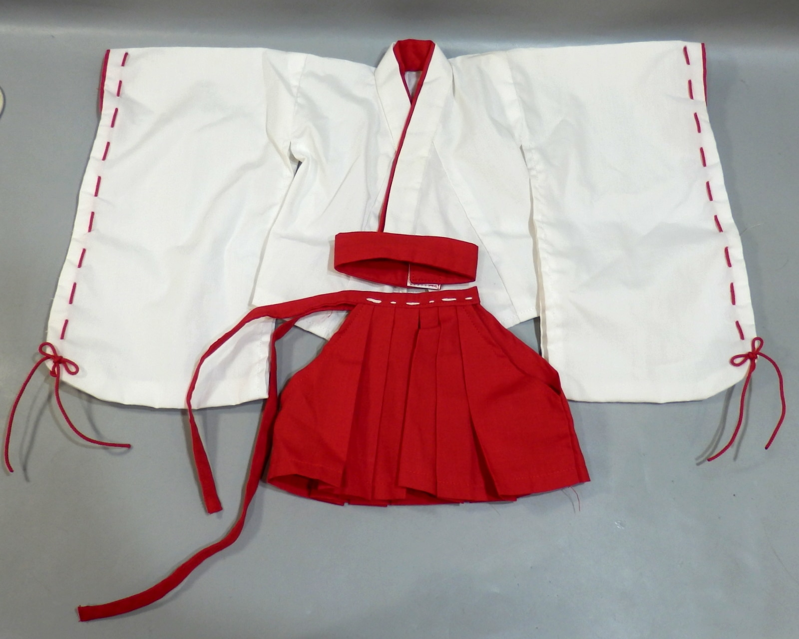 アゾン 60cmドールコスチューム 60巫女服ミニ丈 白×赤 | まんだらけ Mandarake