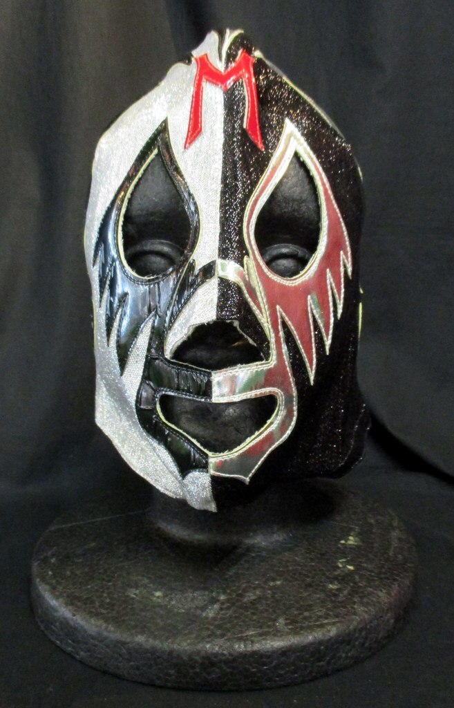 プロレスマスク 【ミル・マスカラス (銀ラメ・黒ラメハーフ)】タグなし | まんだらけ Mandarake