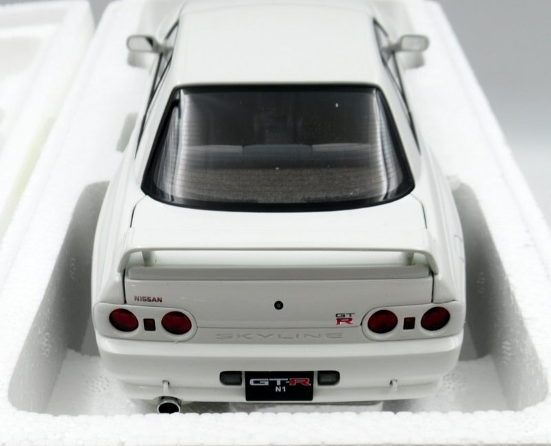 AUTOart 1/18 MILLENNIUM NISSAN SKYLINE GT-R(R32)N1 NISMO OPTION PARTS ...