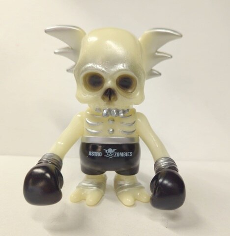 ASTROZOMBIES SECRETBASE SKULLWING GID 1ST SECRETCOLOR | まんだらけ Mandarake