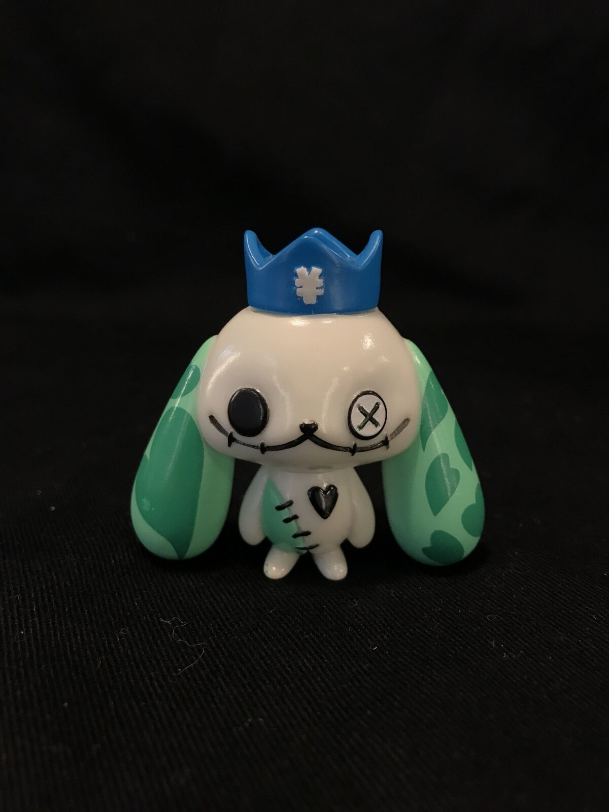 MEDICOMTOY VAG series 25 AMAGAMI RECORD DOG MONSTER blue white / crown | ありある | まんだらけ MANDARAKE