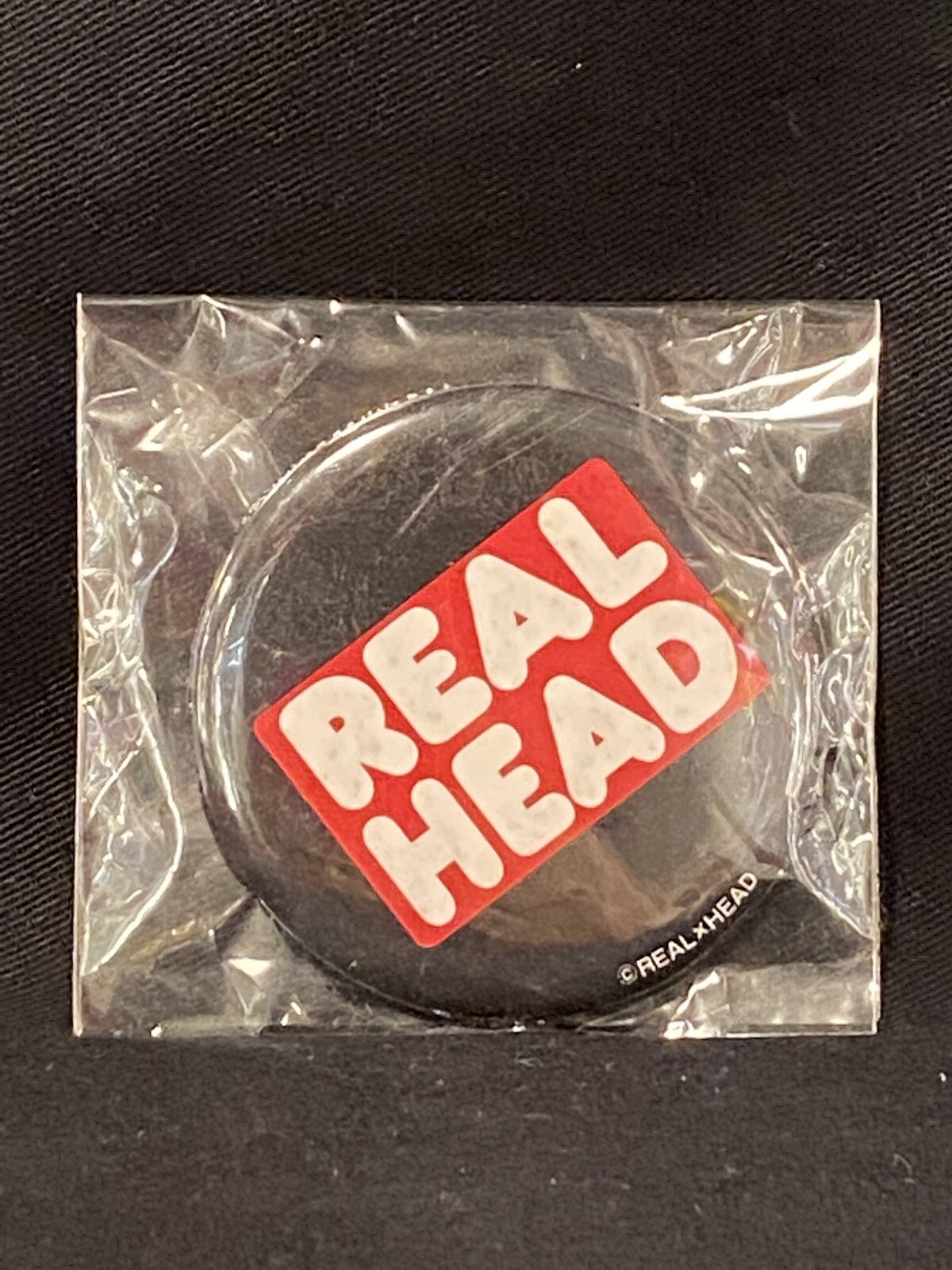 REALHEAD REALHEAD 缶バッジ 黒赤白 | まんだらけ Mandarake