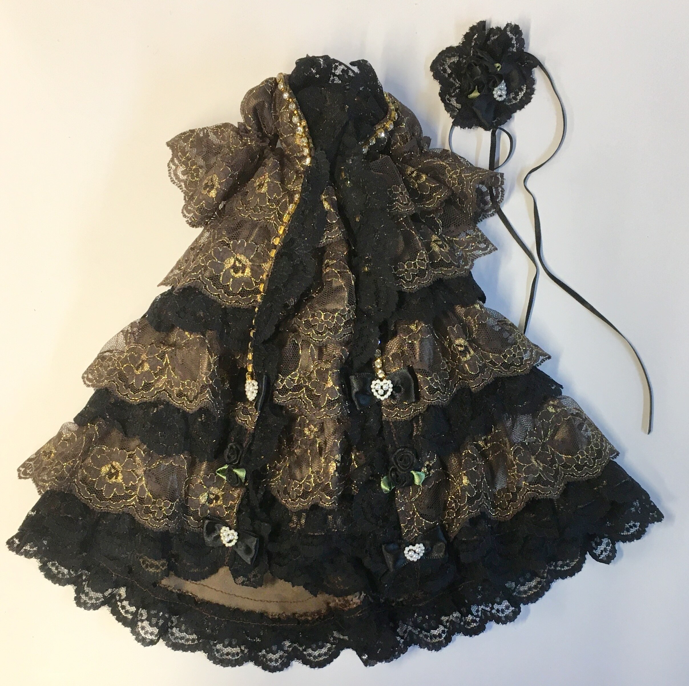 ドール衣装 27cmサイズ(ジェニーなど) ヘッドドレス付きレースドレスセット ゴールド系刺繍レース | まんだらけ Mandarake