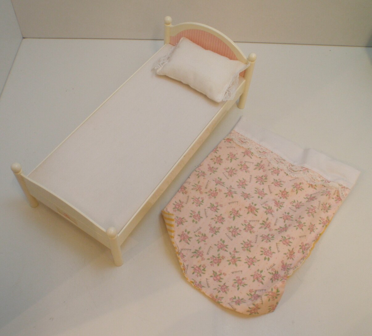Takara Licca-chan 3rd Generation My home plan Dreamy bed | Mandarake Online Shop