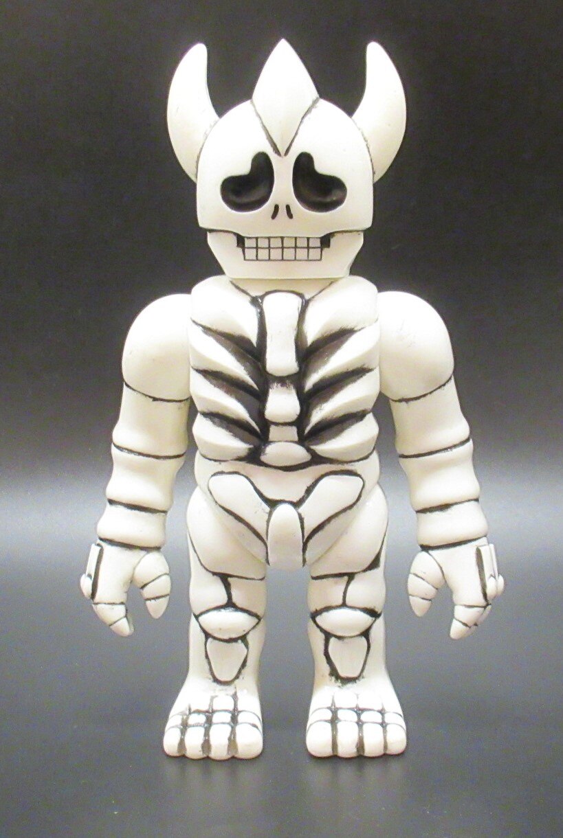 REALHEAD ドクロマニヨン トカチェフ 白成型/黒塗装 | まんだらけ Mandarake