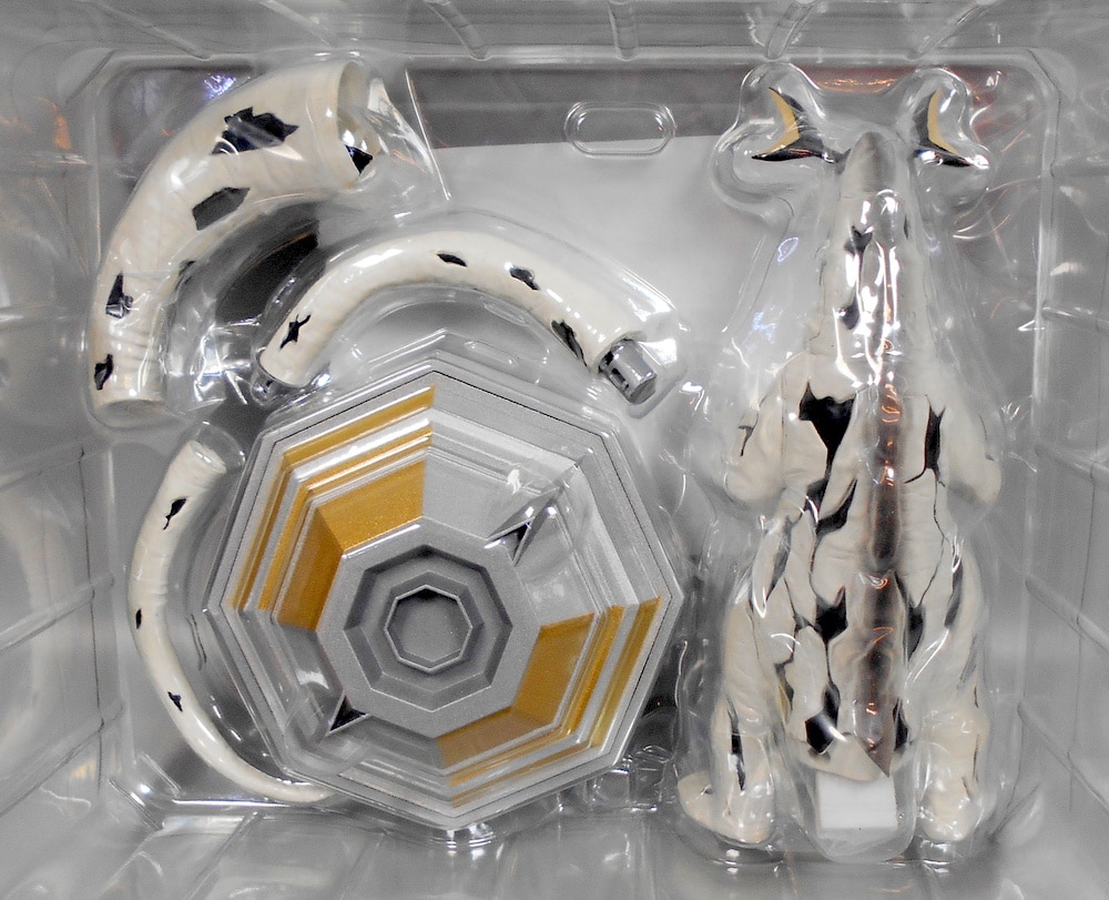 Bandai Ultimate Luminous Ultraseven Eleking ＋ Uchusen (Alien Pitt ...