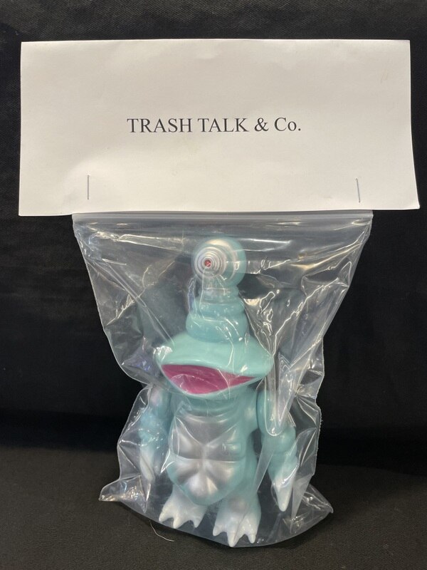 TRASH TALK TOYS 無法者怪獣 水色成型 | まんだらけ Mandarake