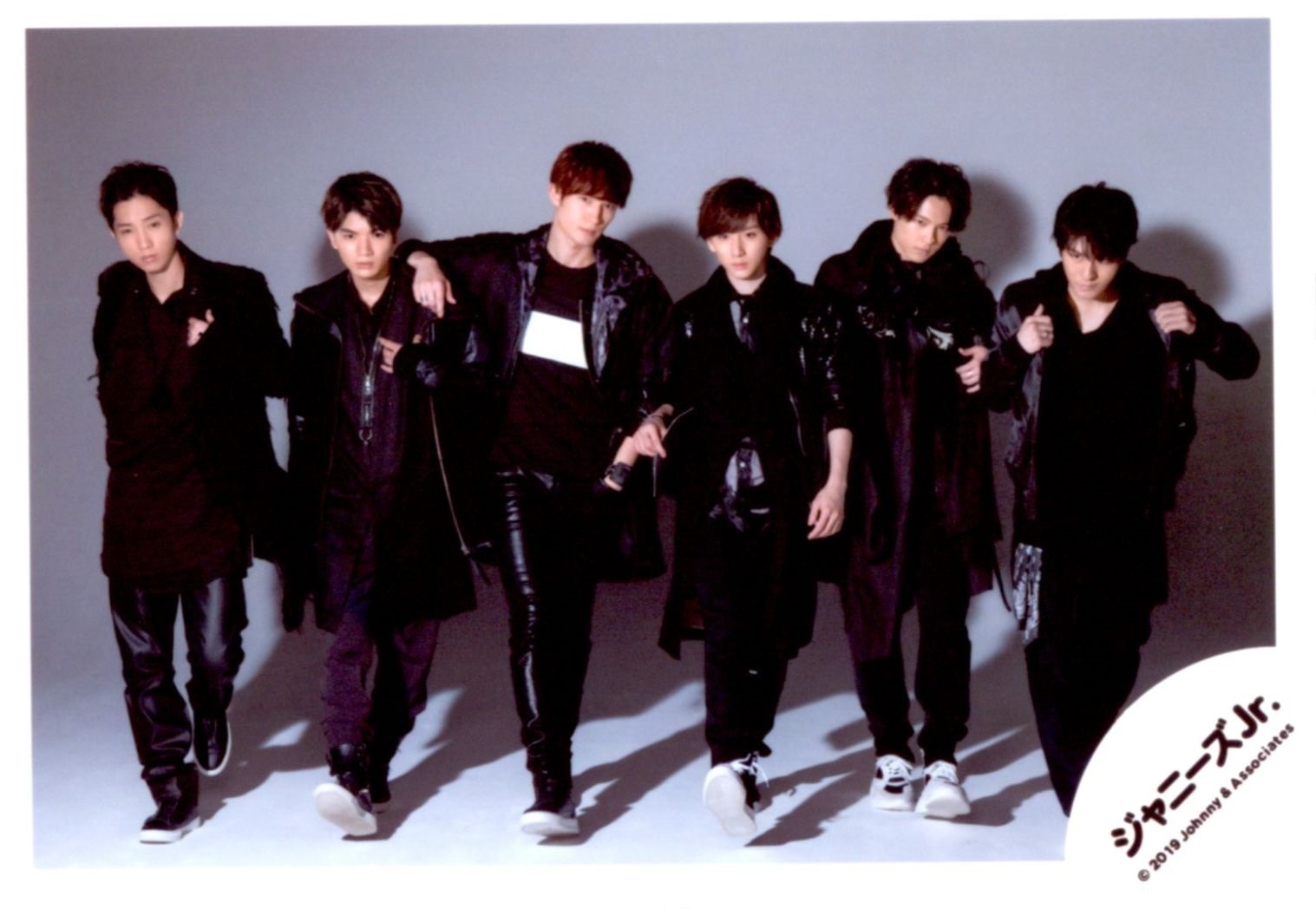 SixTONES 19年 Rough"xxxxxx" 集合 公式写真 *1枚 | まんだらけ Mandarake