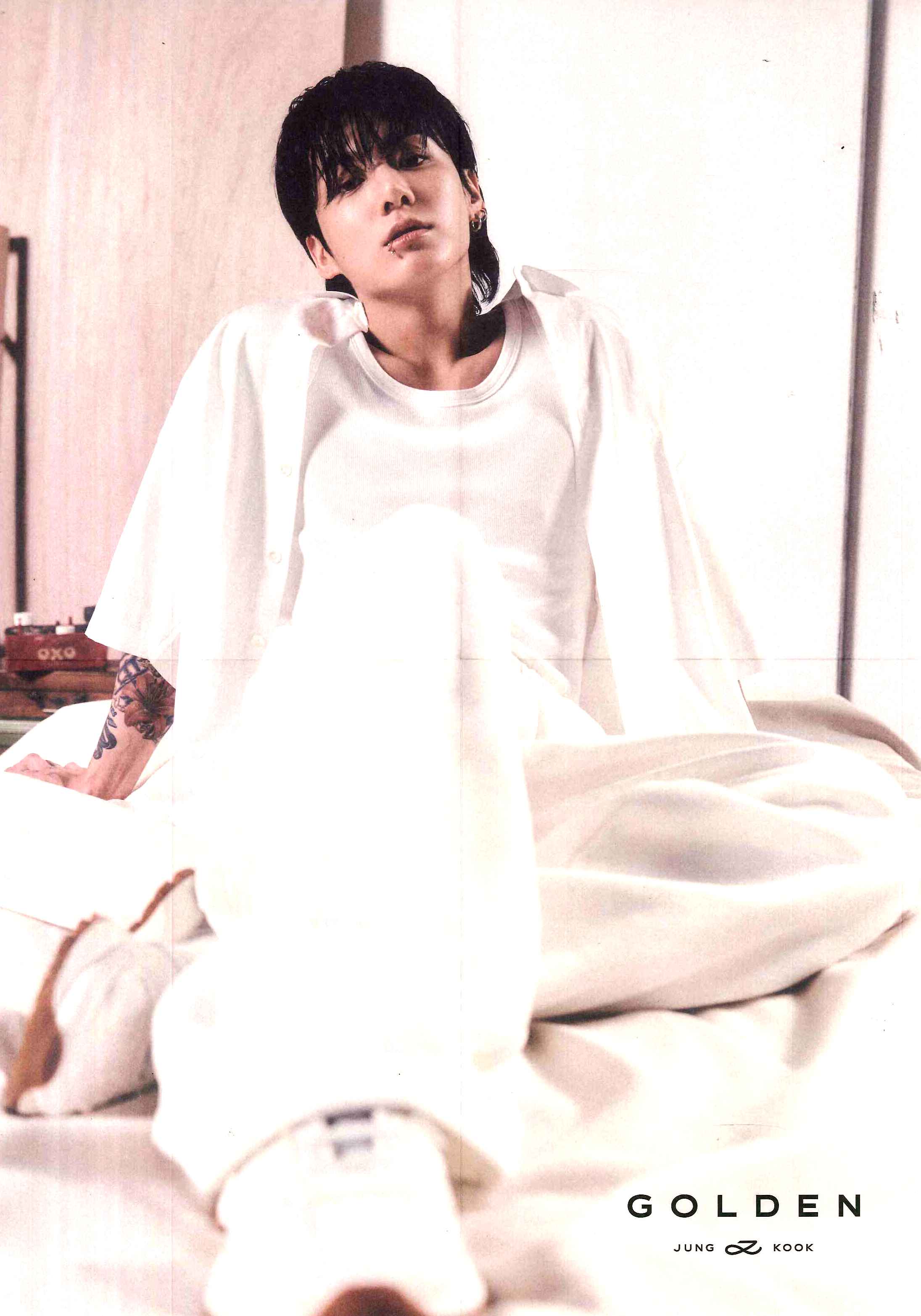 BTS GOLDEN JUNGKOOK POSTER SOLID | まんだらけ Mandarake