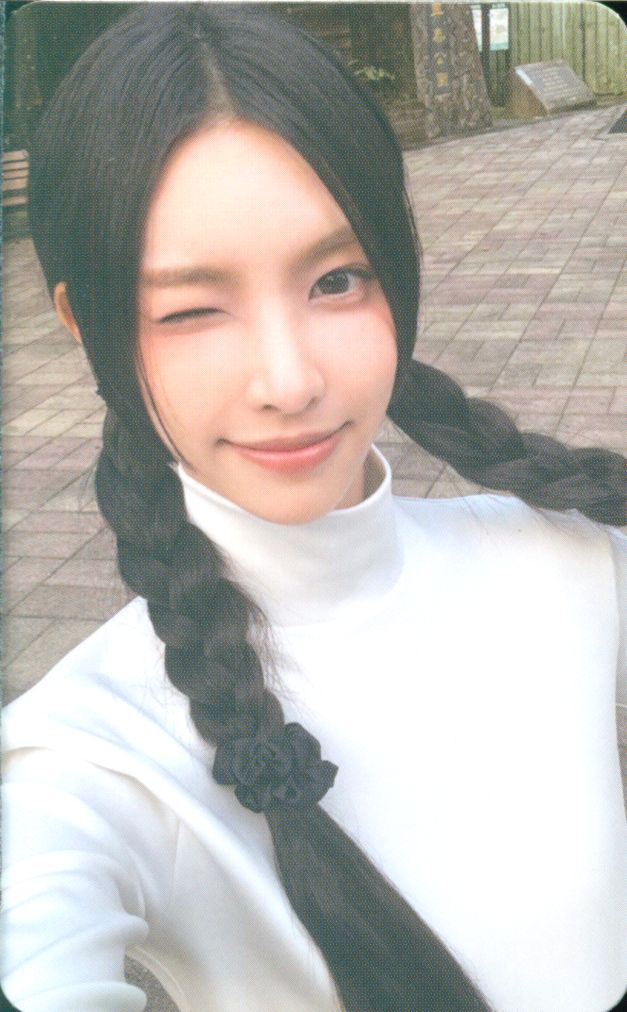 ILLIT Weverse Albums ver. YUNAH SUPER REAL ME A | まんだらけ Mandarake