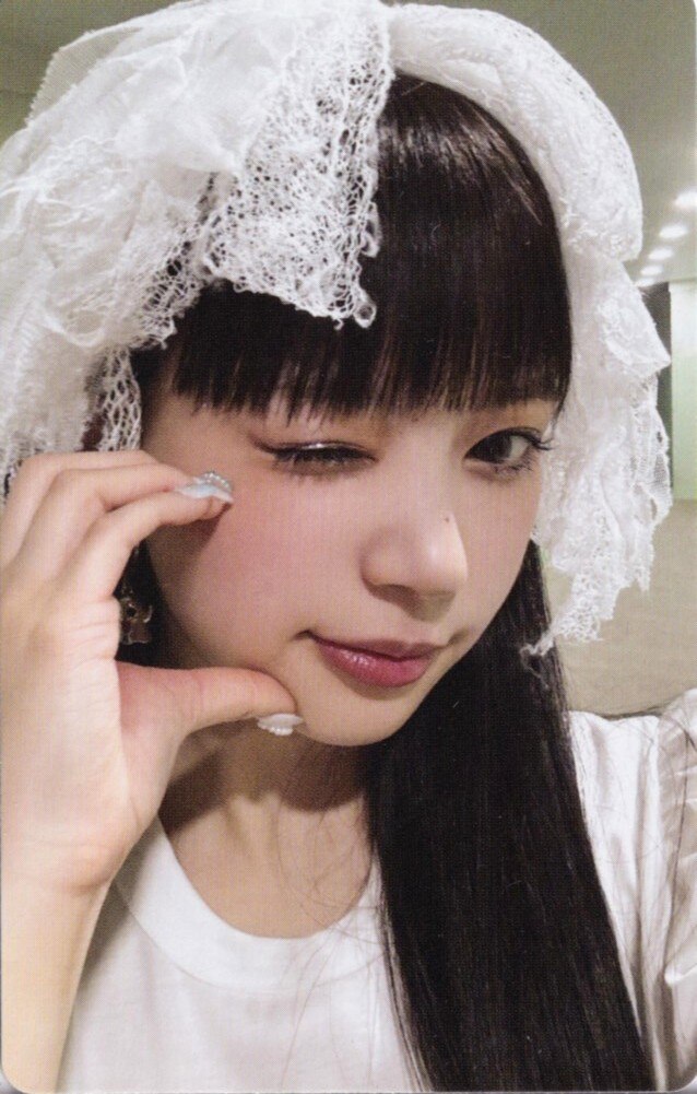 ILLIT Weverse Albums ver. MOKA SUPER REAL ME C | まんだらけ Mandarake