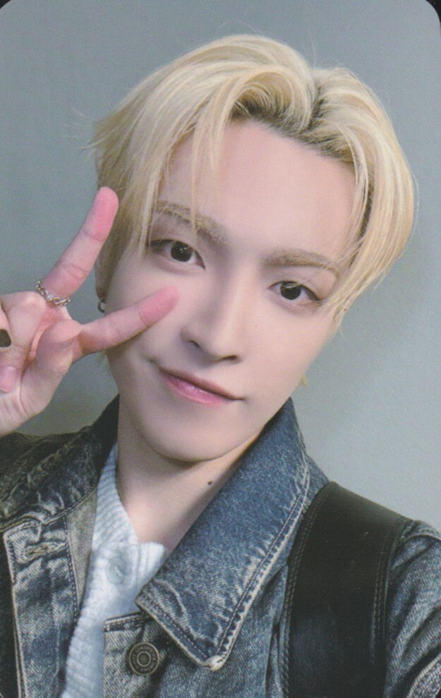 ATEEZ FCブース HONGJOONG 2025 TOWARDS THE LIGHT:WILL TO POWER FINALE IN SEOUL | まんだらけ Mandarake