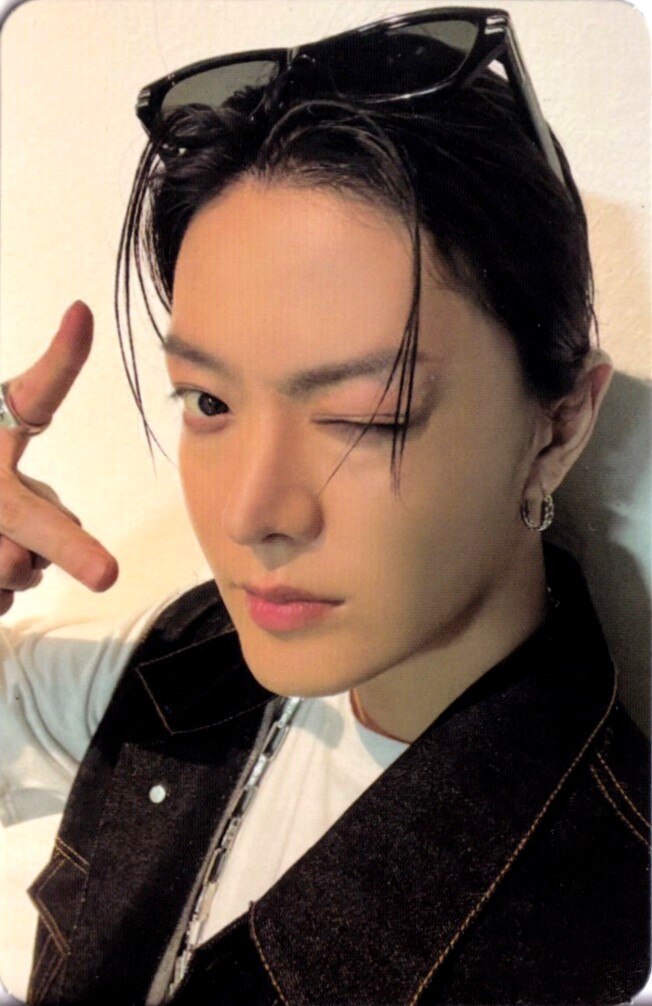 NCT 127 Poster Ver. YUTA WALK | まんだらけ Mandarake