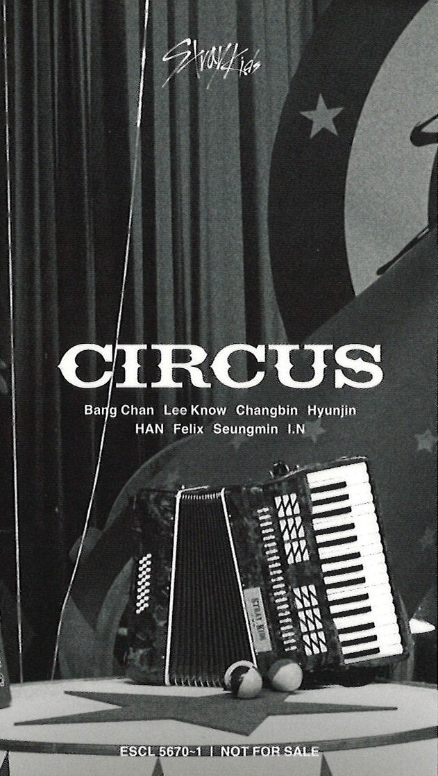Stray Kids HAN Circus 初回限定盤B トレーディングカード 青枠 | まんだらけ Mandarake